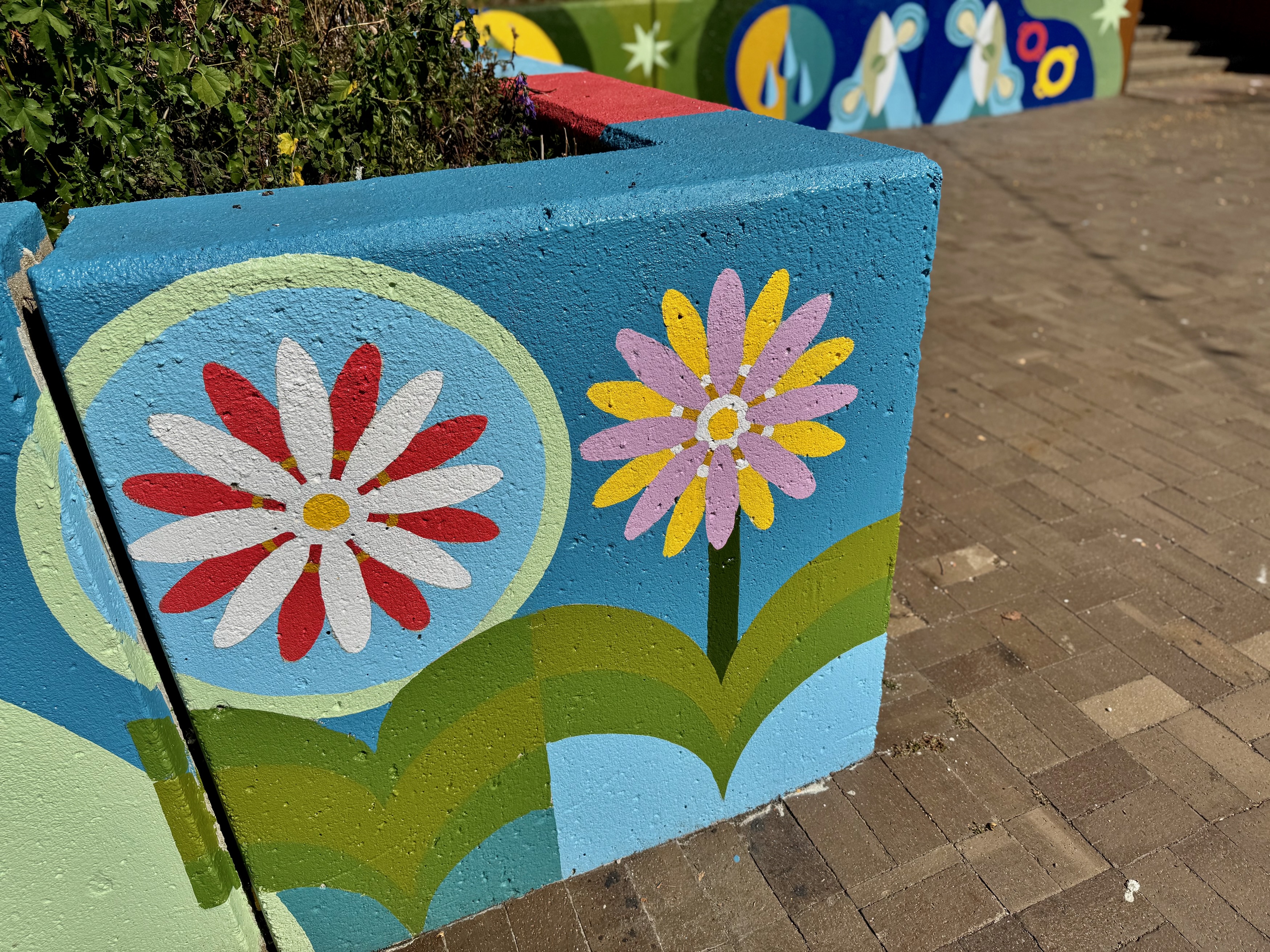 Christian Stanley's colorful new mural at downtown Ann Arbor's Liberty ...