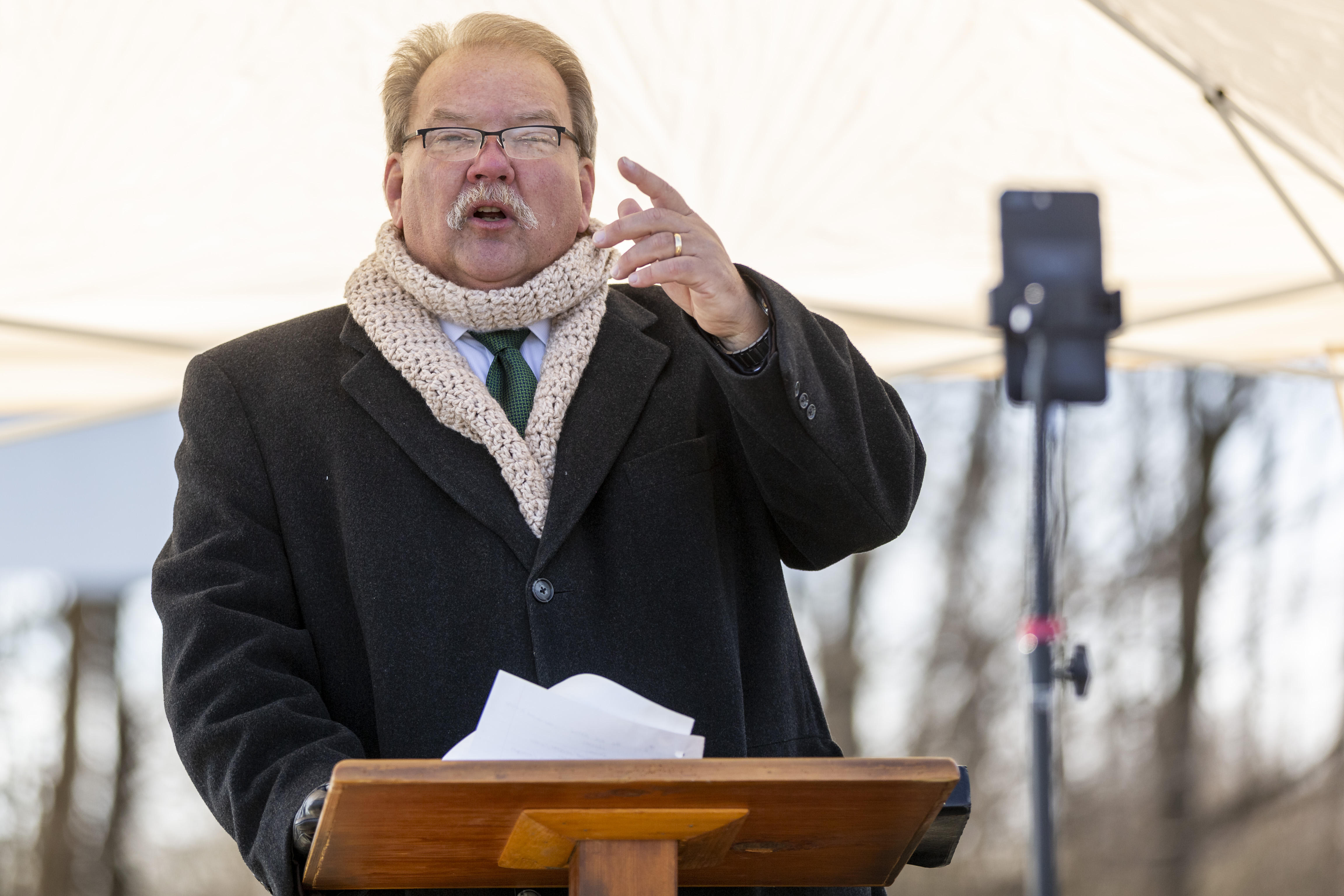 Newville Assembly of God Church holds service at Cumberland Drive-In ...