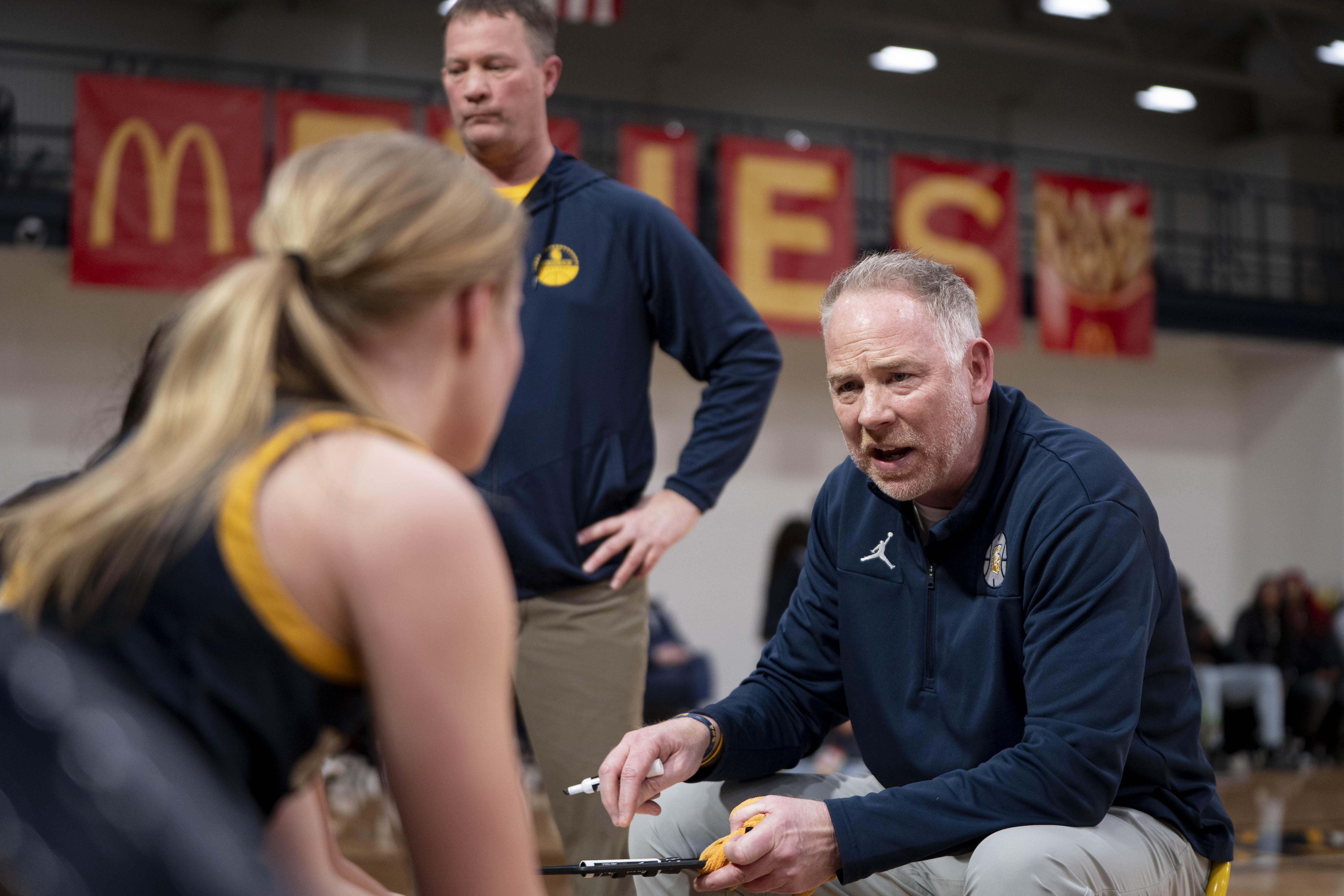 Goodrich and Detroit Country Day face off in D2 girls basketball ...