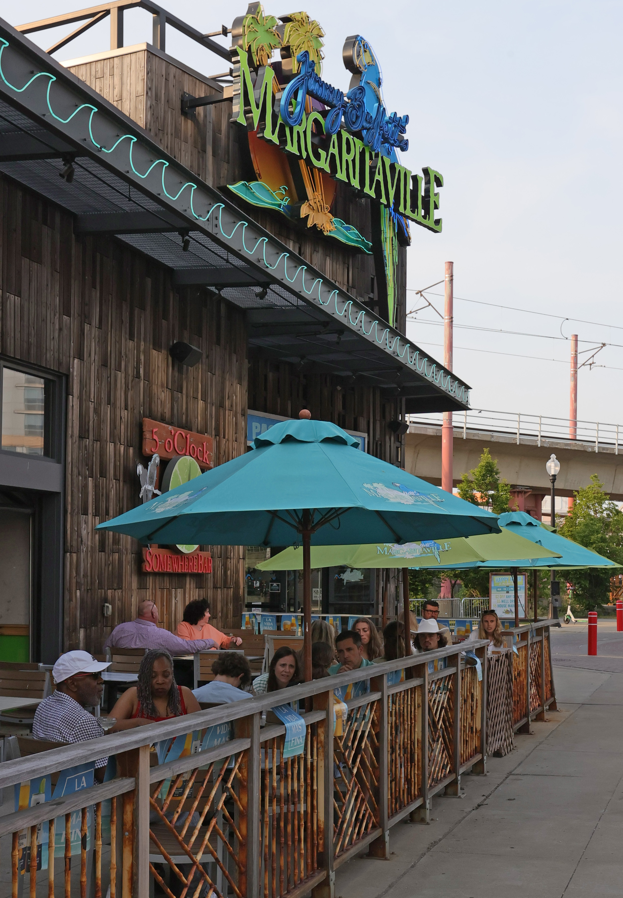 Cleveland’s Flats: 2023 restaurant and bar guide - cleveland.com