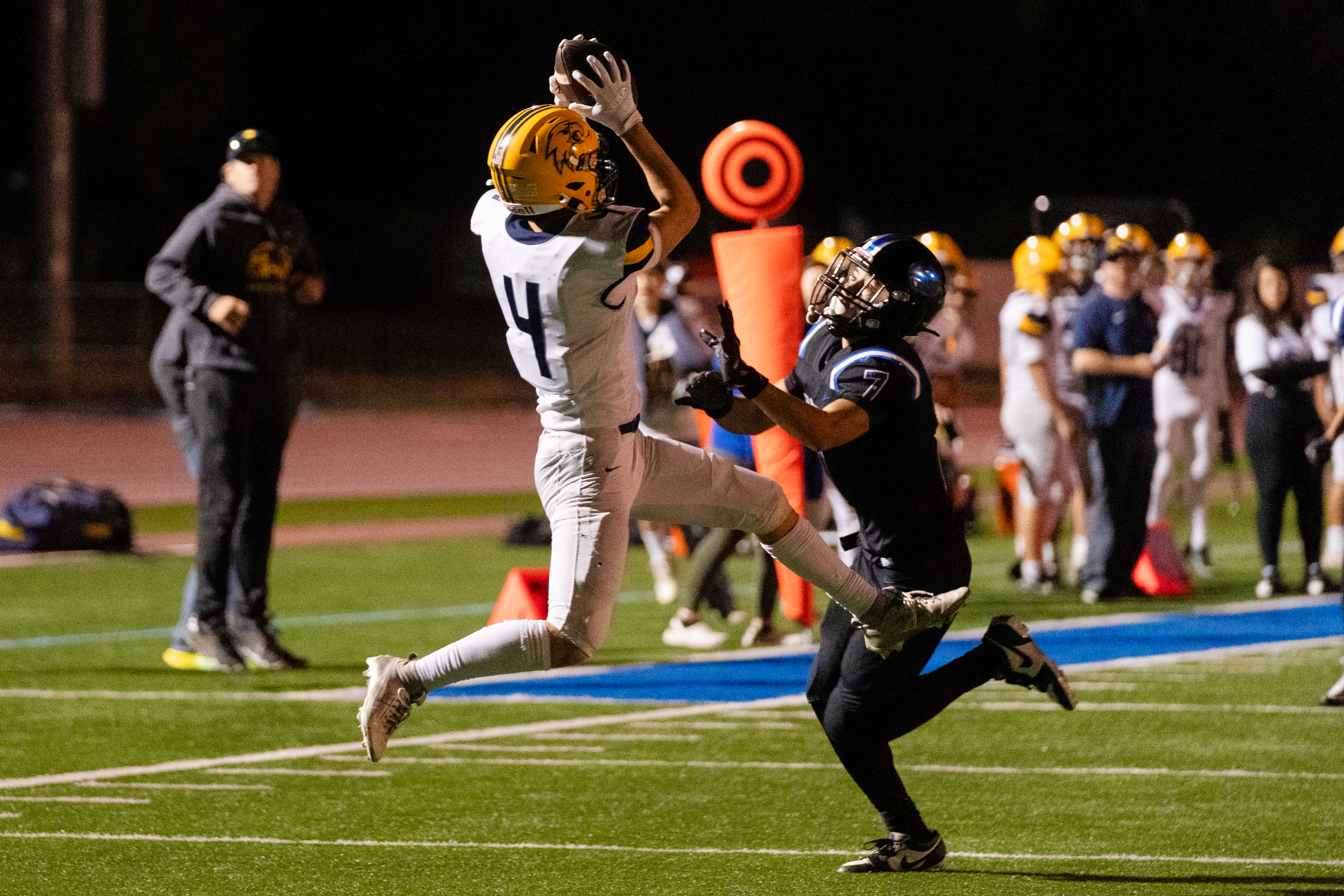 Oregon high school football: Gresham Gophers vs. Hood River Valley ...