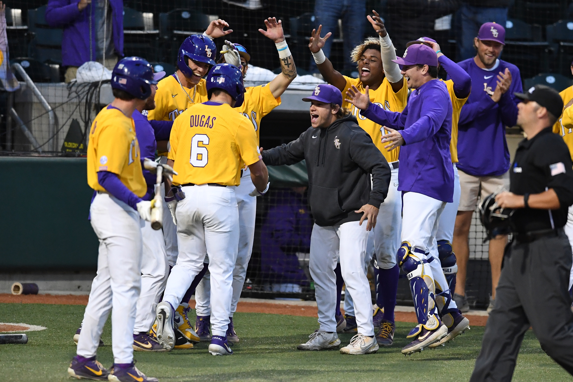 Oregon Ducks vs. LSU Tigers in Eugene Regional - oregonlive.com