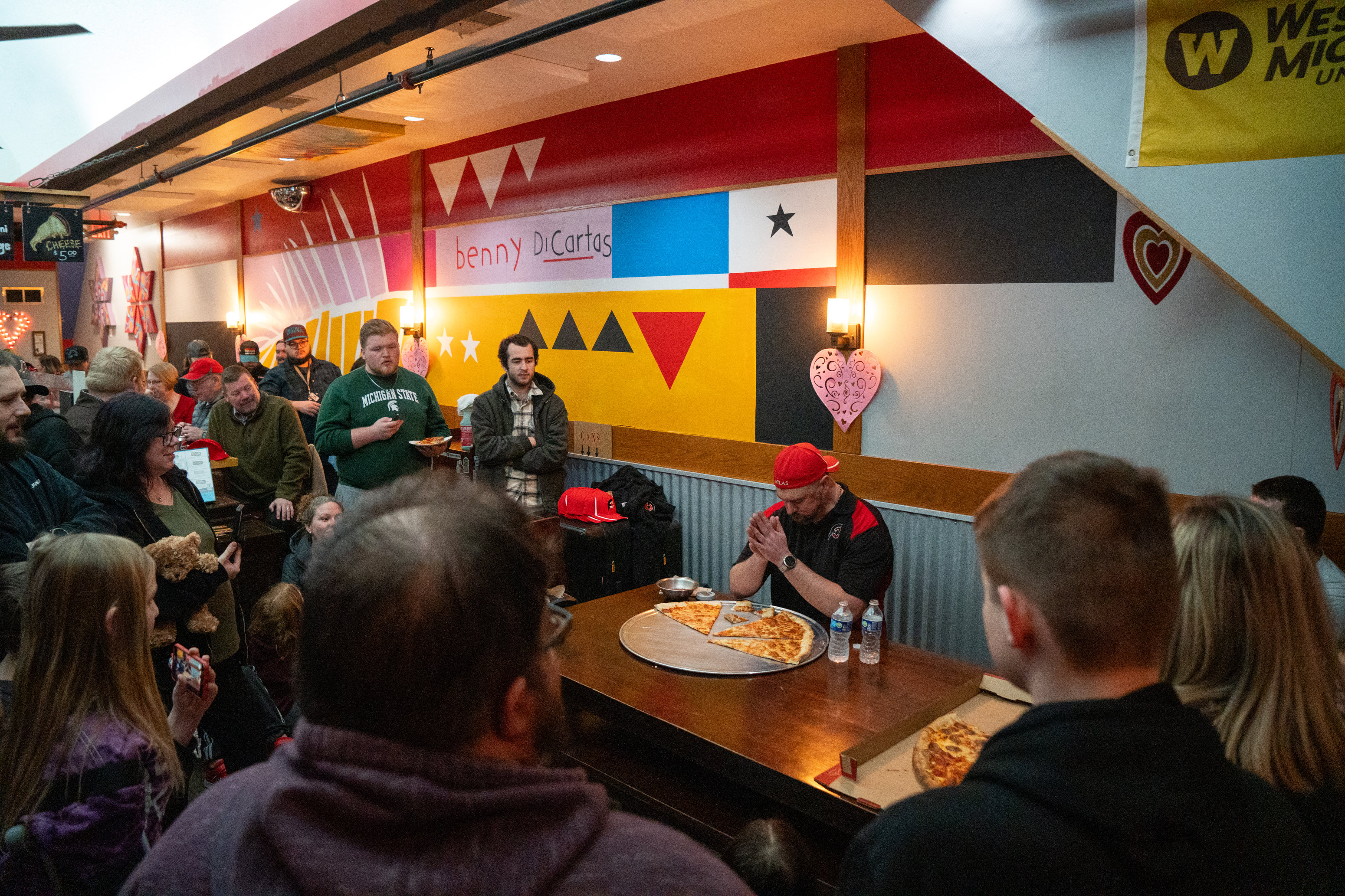 YouTube sensation Randy Santel takes on a 28 inch pizza alone at Benny ...