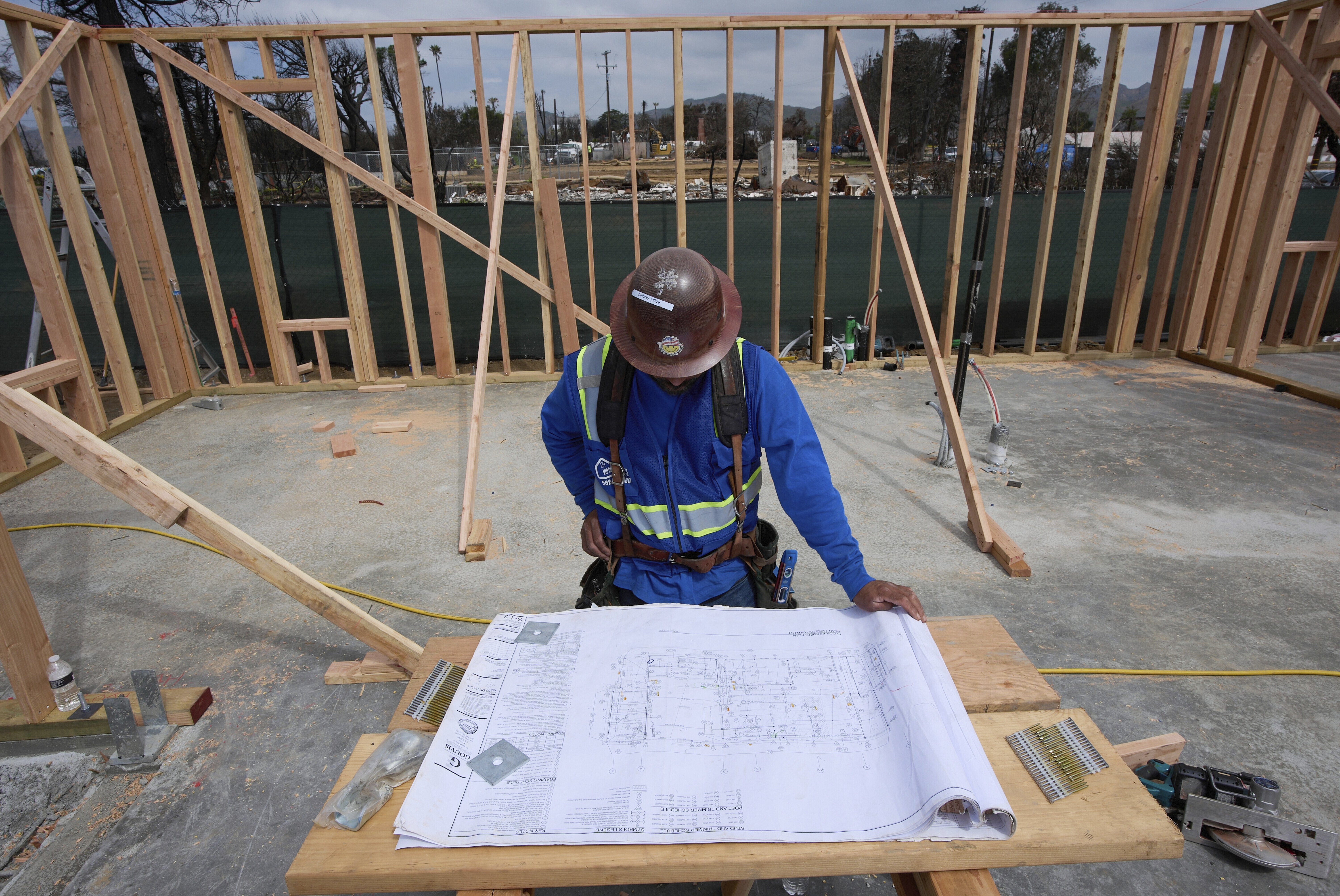 In the wake of devastating Los Angeles fires, residents begin to ...