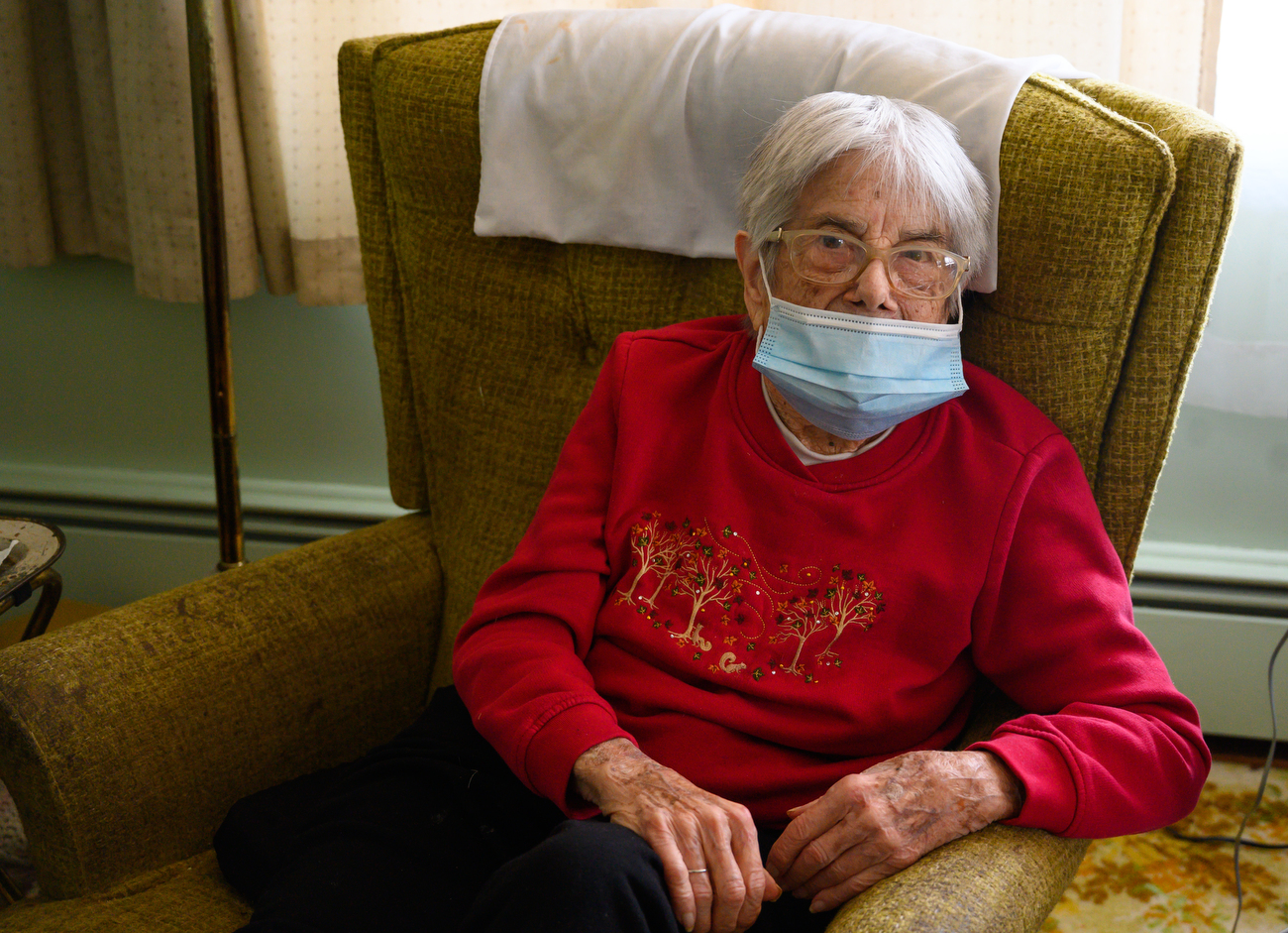 Marion Yoas, 105-year-old Newport resident, soon to be fully vaccinated ...