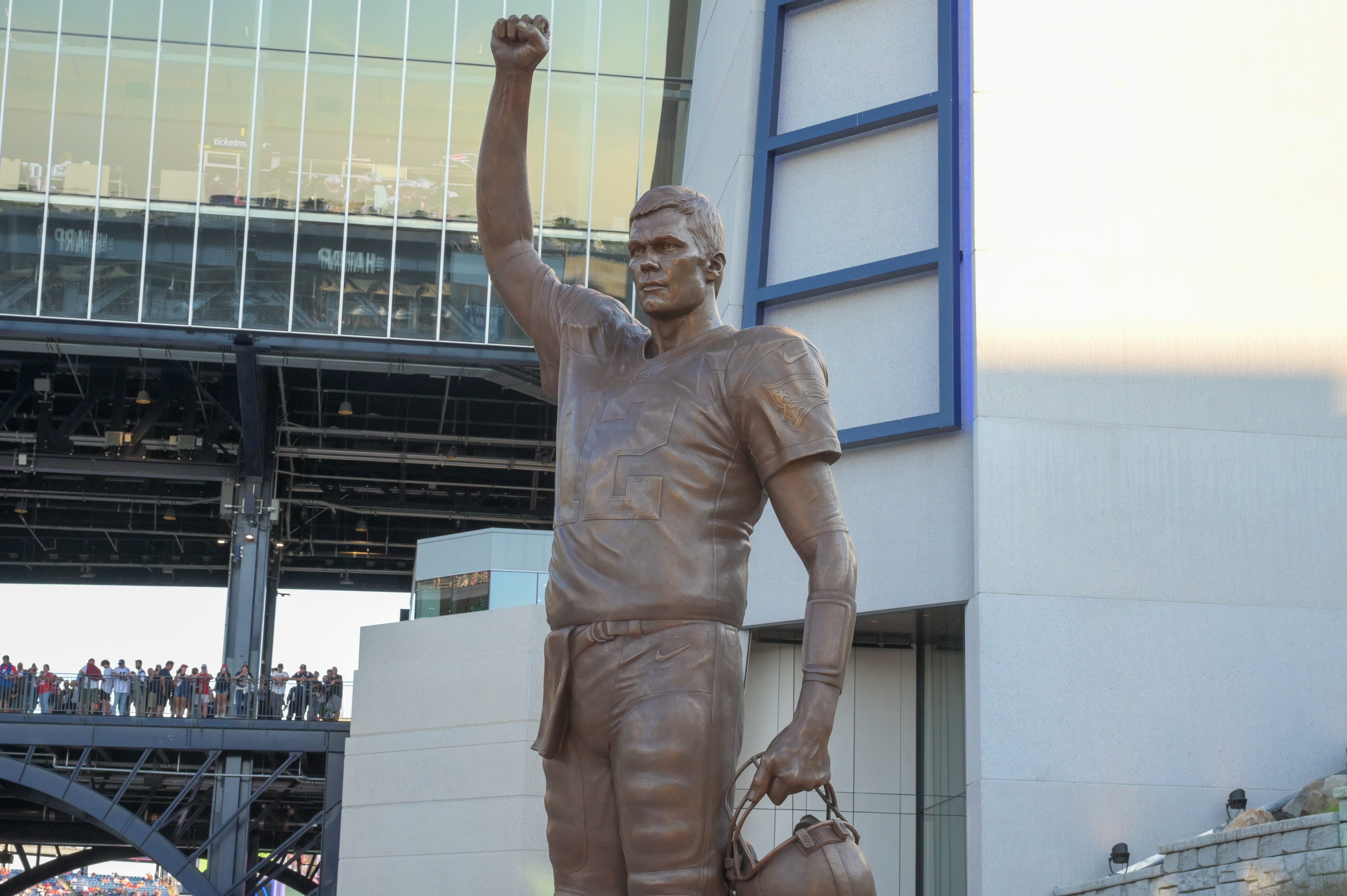 Tom Brady statue unveiled at Gillette Stadium - masslive.com
