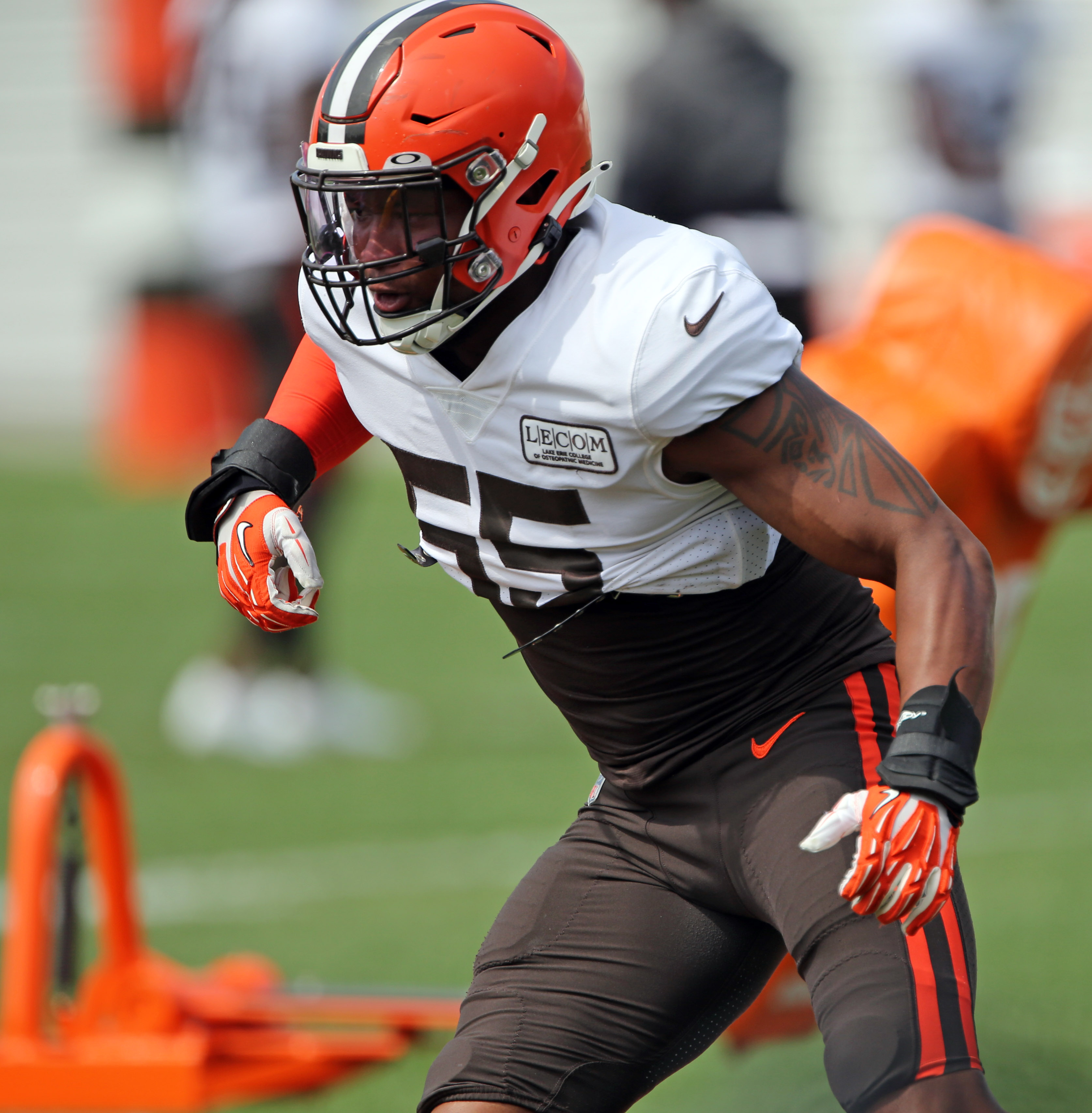 Cleveland Browns linebacker Tae Davis - cleveland.com