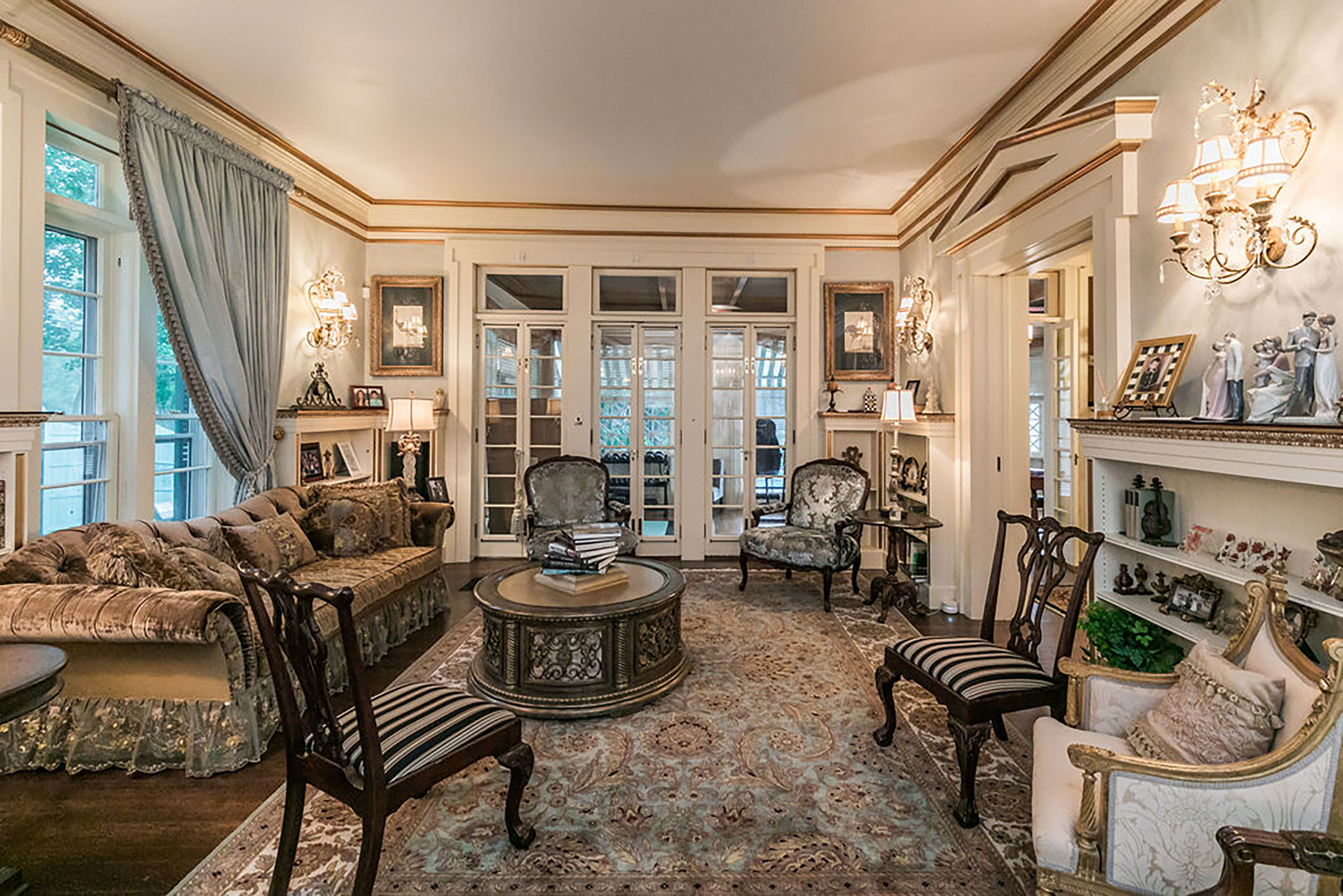 Owner says living at this historic Fayetteville home has been a "dream ...