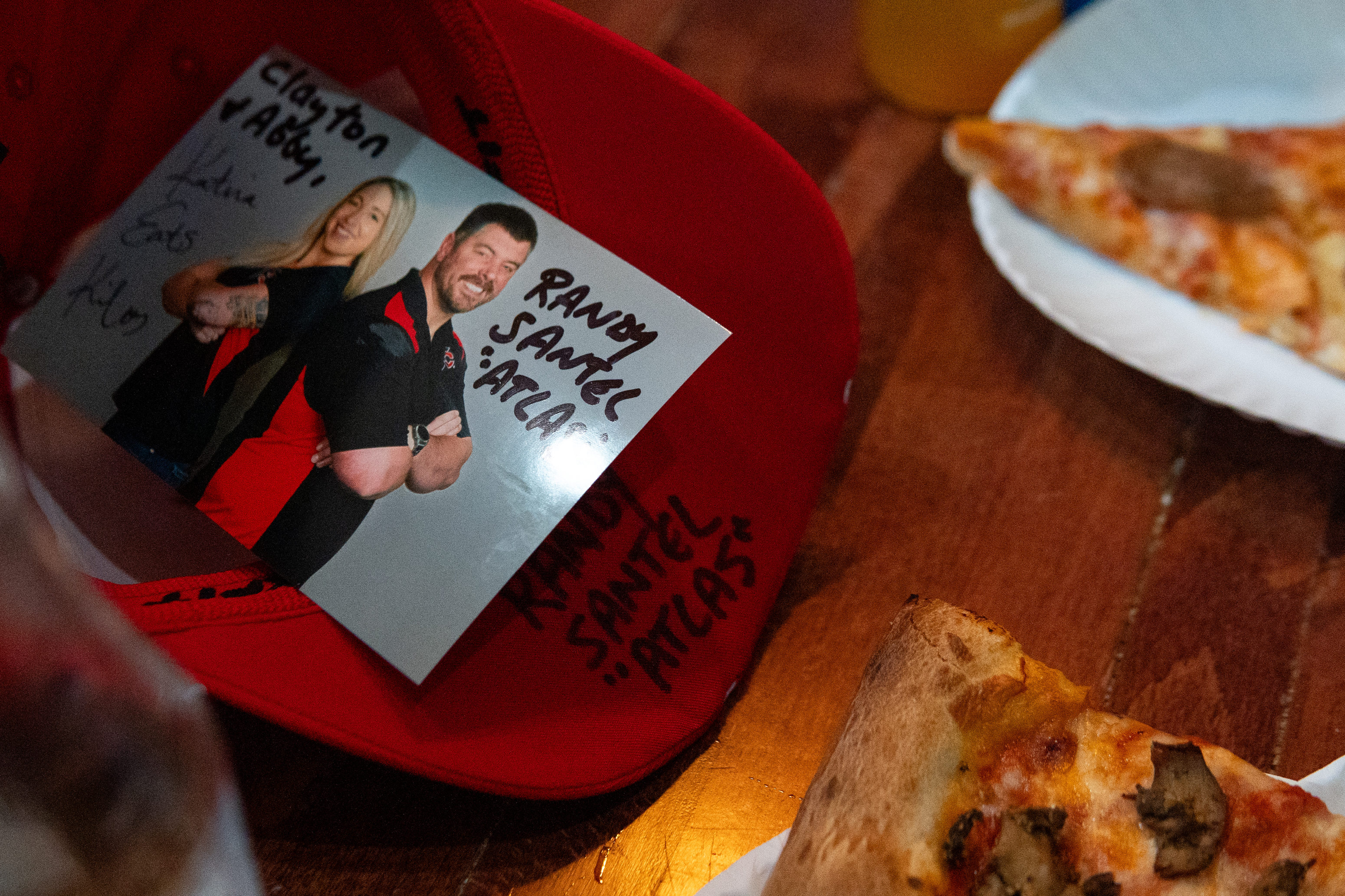 YouTube sensation Randy Santel takes on a 28 inch pizza alone at Benny ...