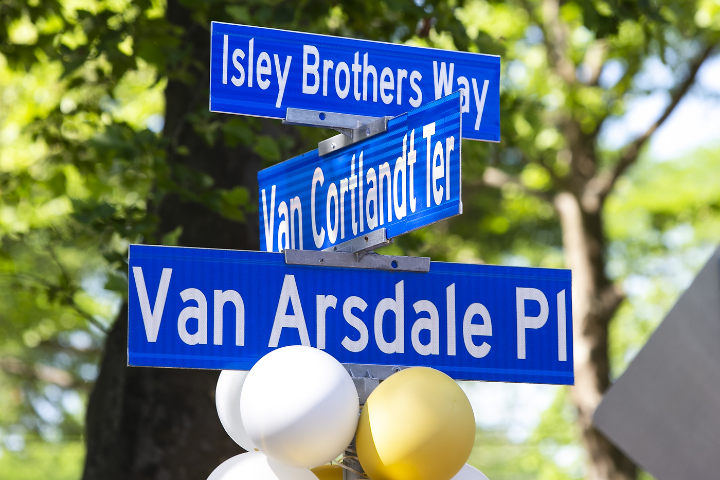 Teaneck honors Ron and Ernie Isley - nj.com