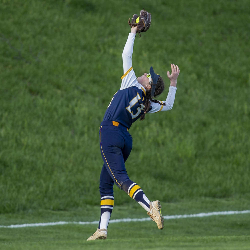 Cedar Cliff defeats CD East 18-10 in softball - pennlive.com