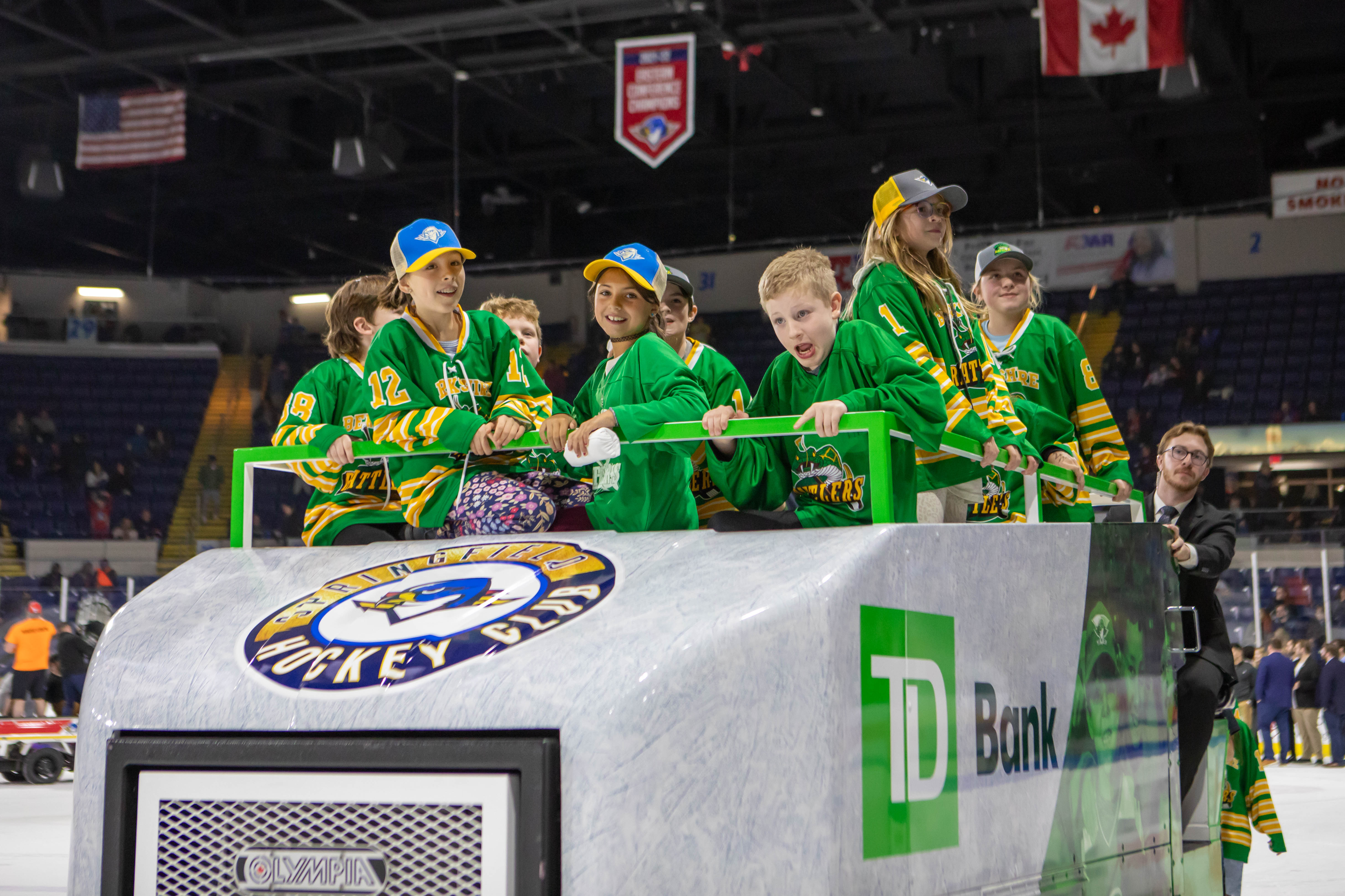 Springfield Thunderbirds VS Wilkes-Barre Scranton Penguins 12/1/23 ...