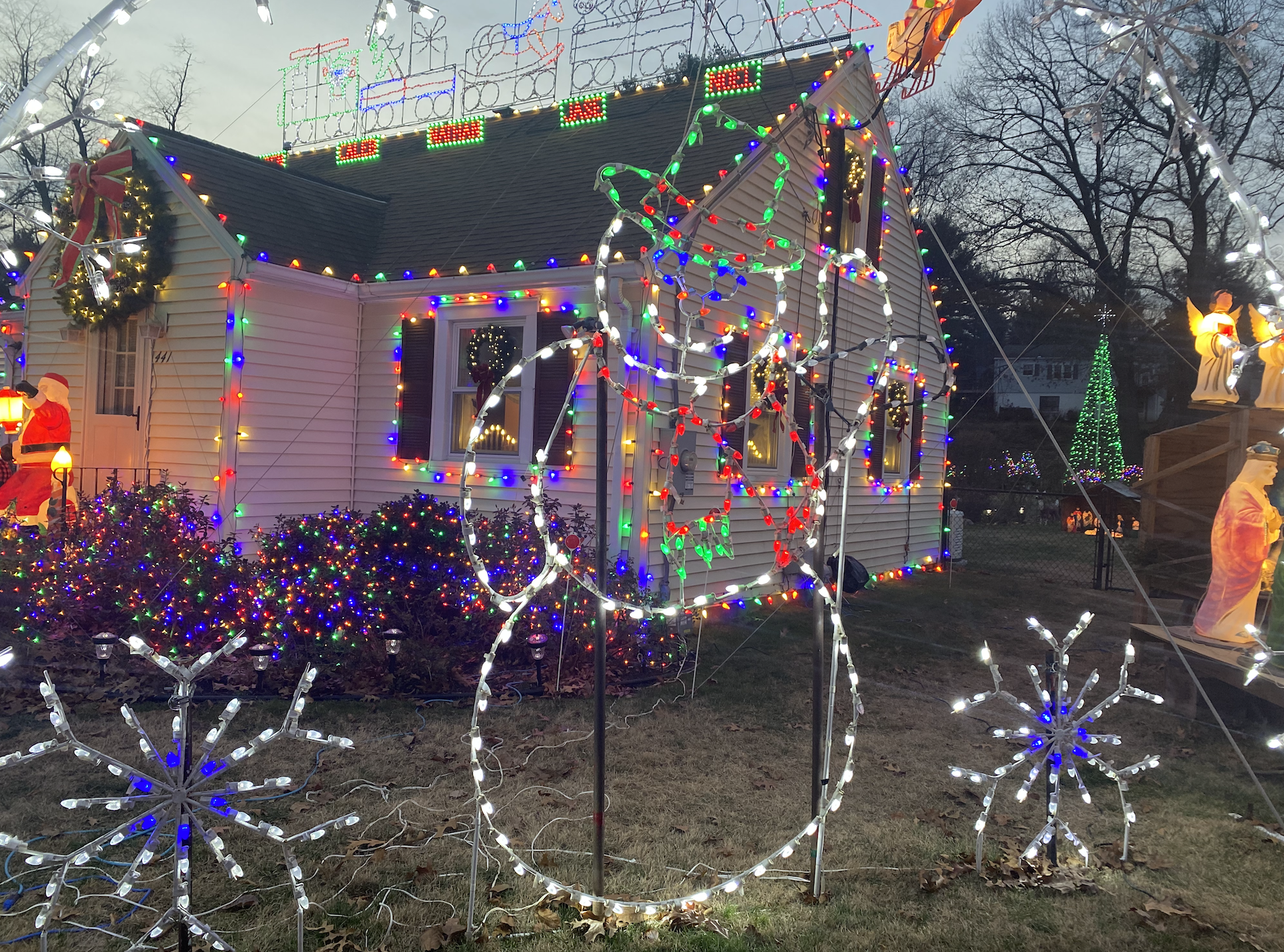 West Springfield holiday lights - masslive.com