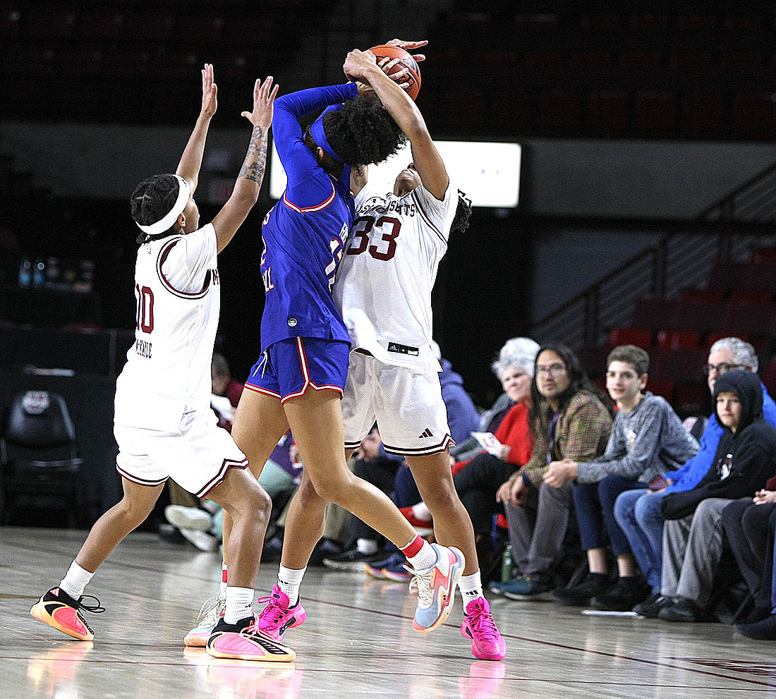 UMass Women's Basketball vs UMass Lowell 11/18/25 - masslive.com