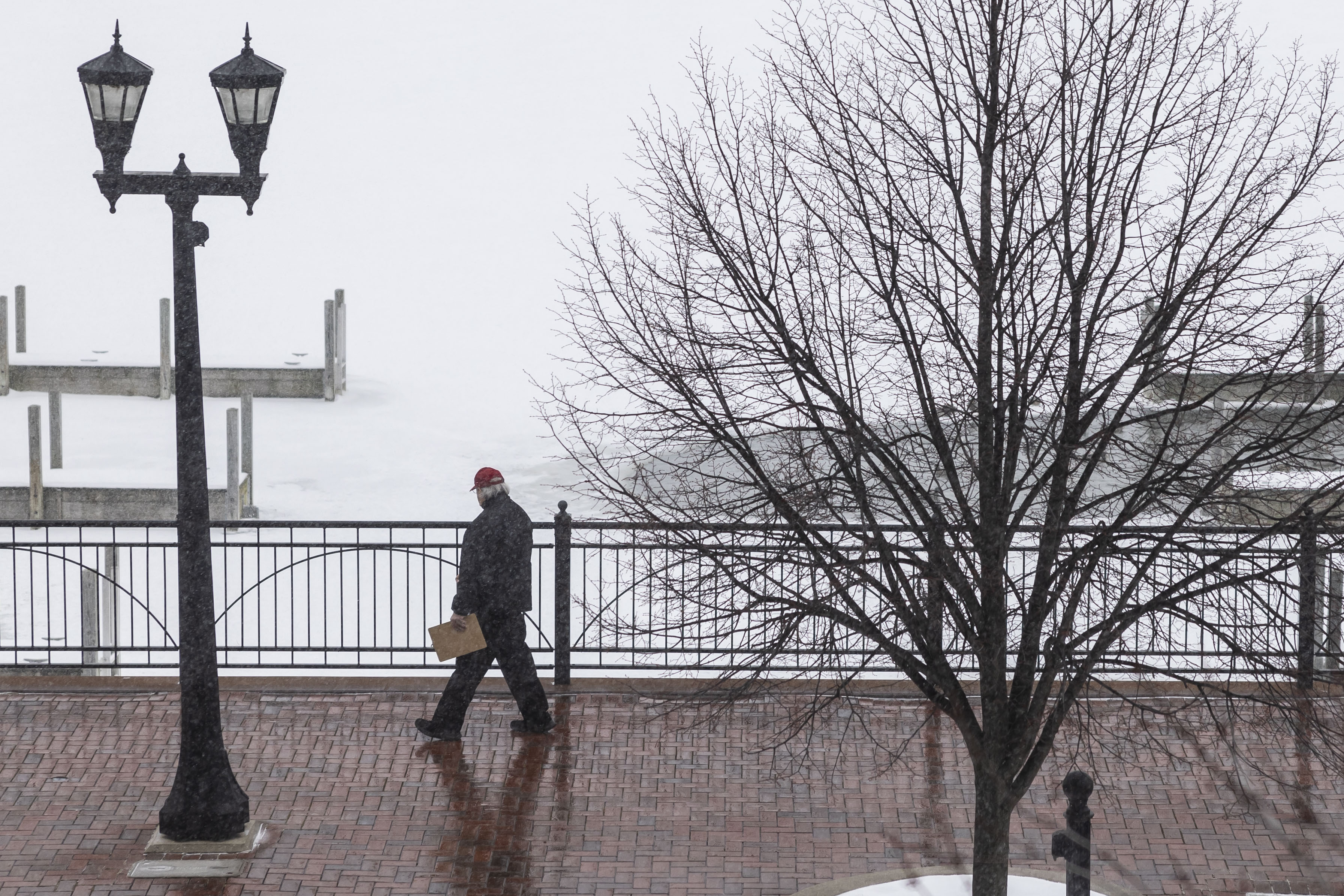 See photos as mid-February snowstorm moves into Bay City - mlive.com