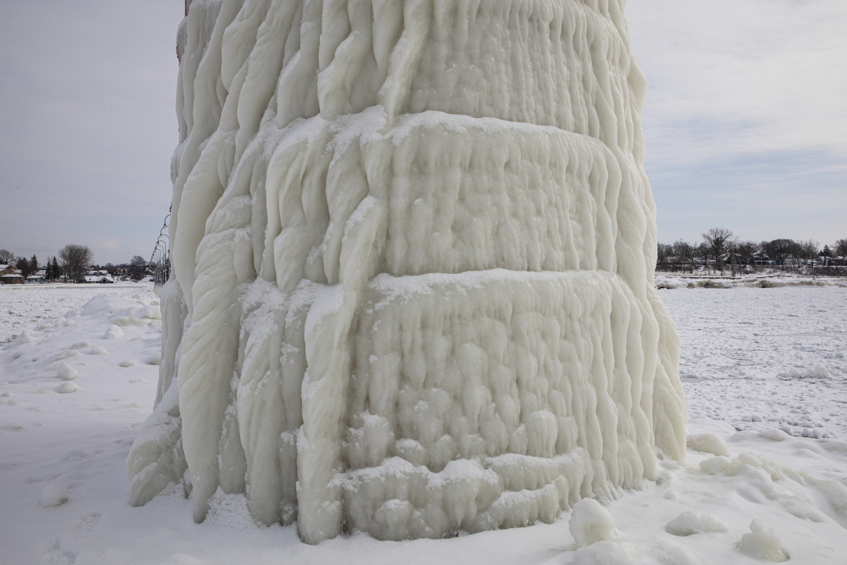 Ice takes over Lake Michigan shoreline in South Haven - mlive.com
