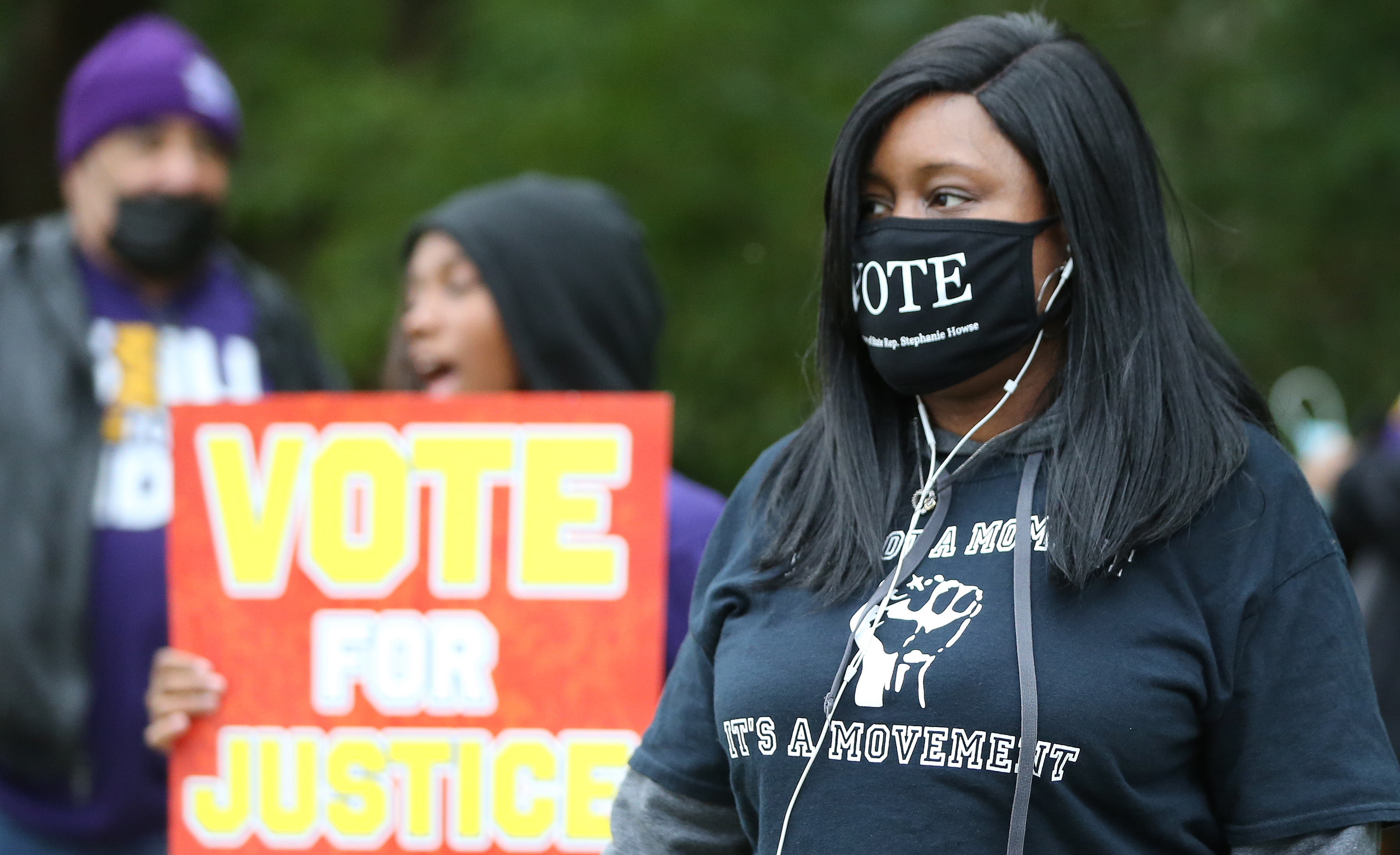 Protests outside the presidential debate in Cleveland, September 29 ...