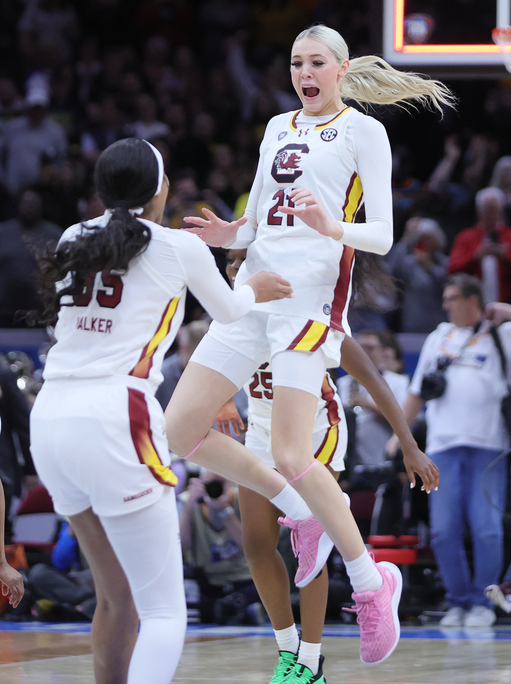 Iowa vs. South Carolina in NCAA Women's Final Four championship game ...