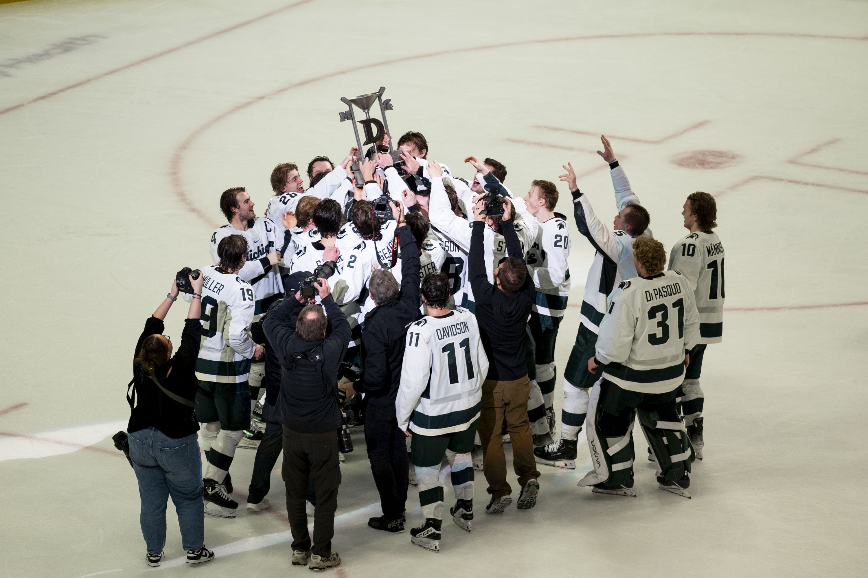 Duel in the D 2024: Michigan vs. Michigan State hockey - mlive.com