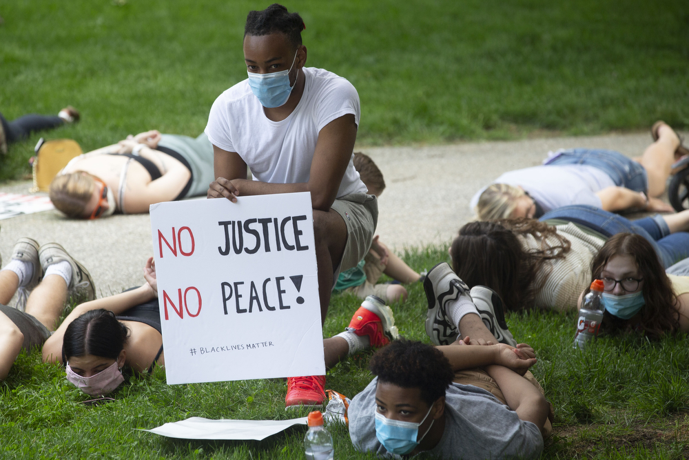 Hundreds lay facedown on the ground in memory of George Floyd ...