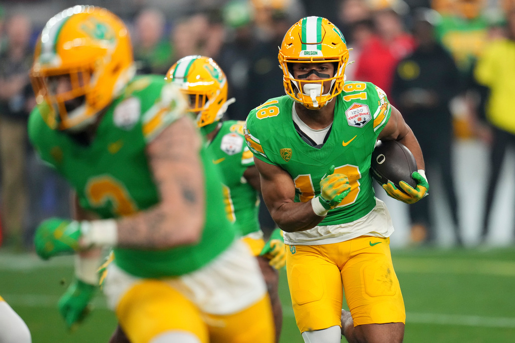 Oregon Ducks vs. Liberty Flames in Fiesta Bowl, Jan. 1, 2024 ...