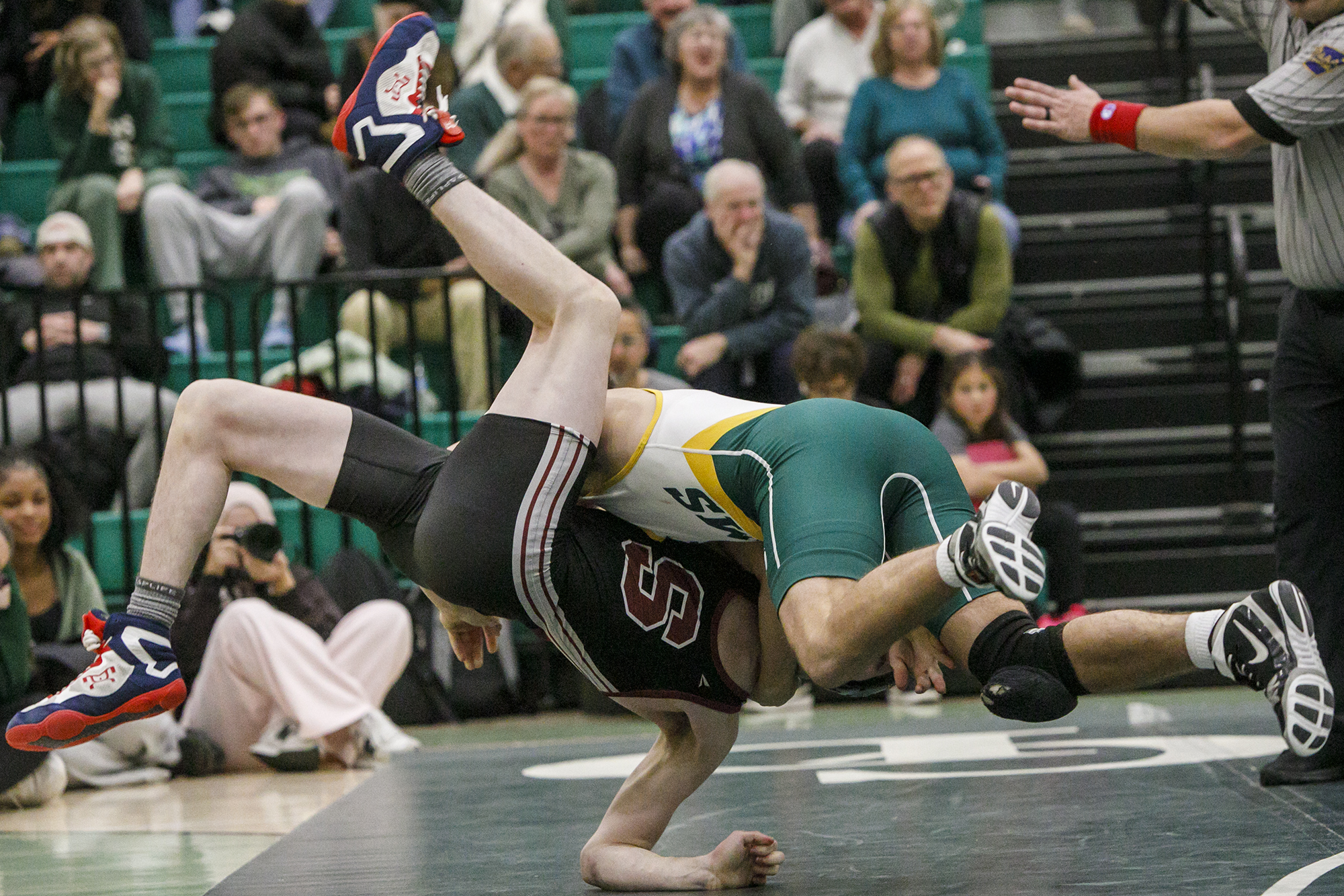 State College vs Central Dauphin in boys high school wrestling ...