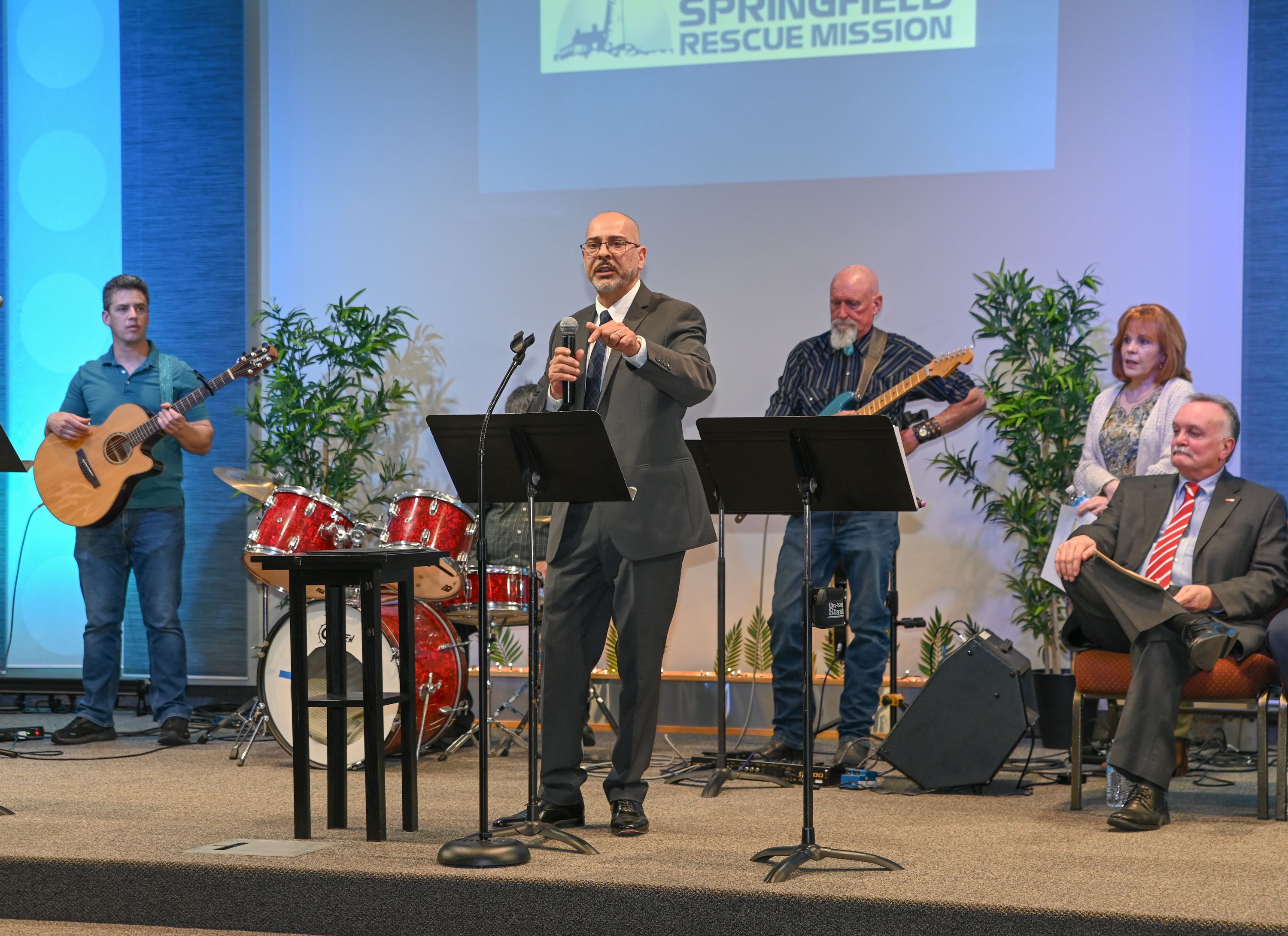 Rehabilitated graduates honored at Springfield Rescue Mission ceremony ...
