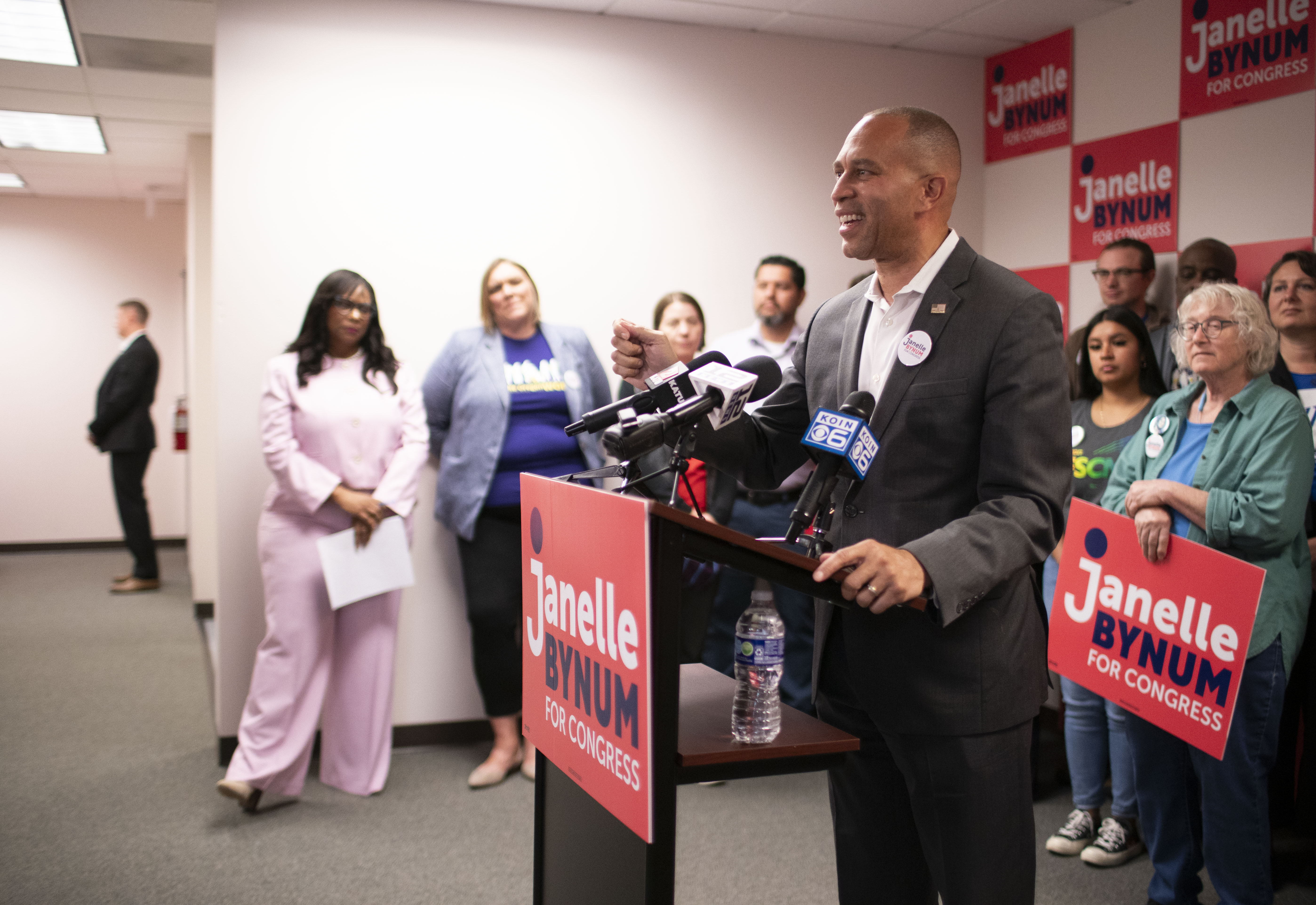 Rep Janelle Bynum and House Minority Leader Hakeem Jeffries ...