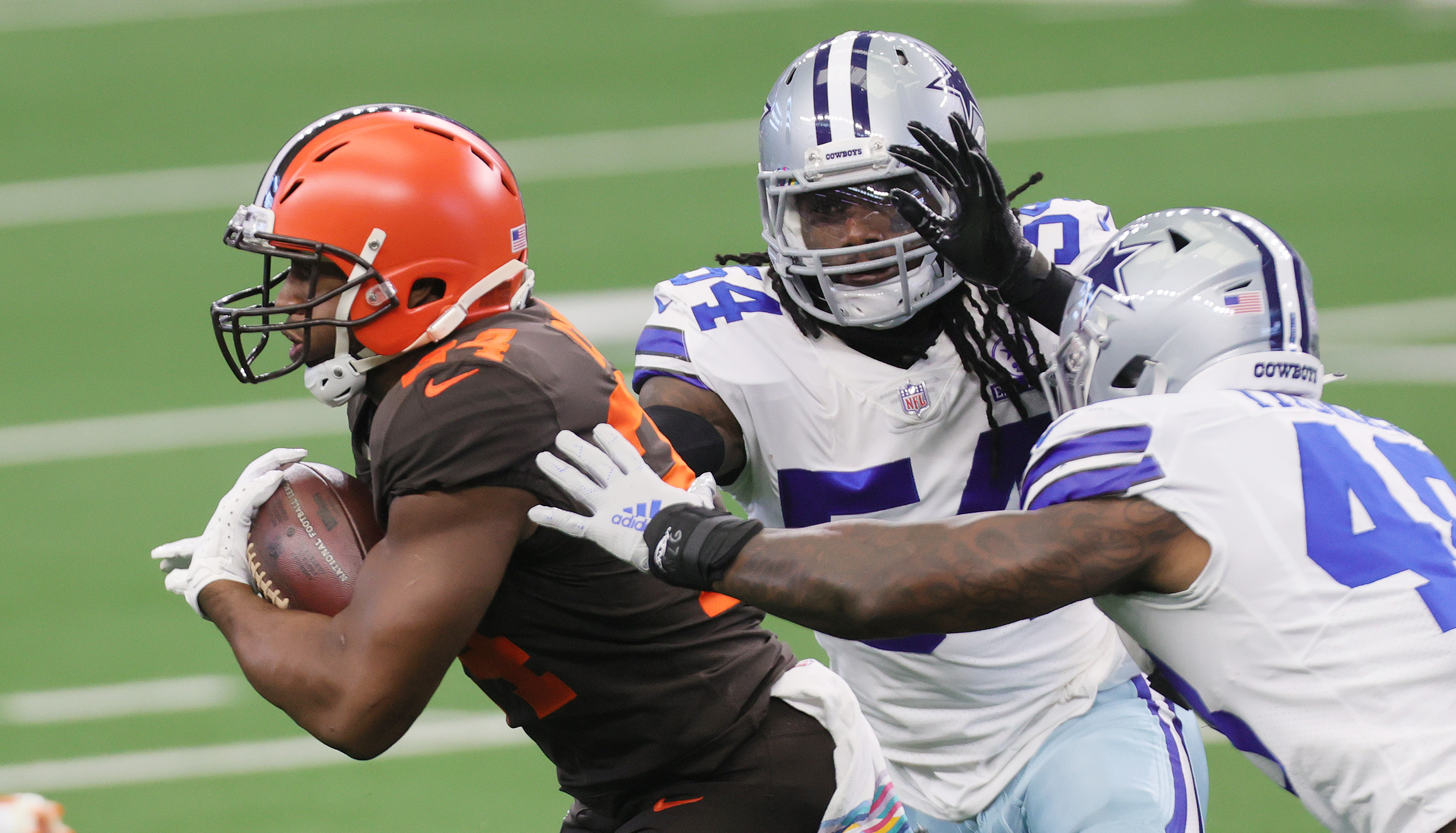 Cleveland Browns Nick Chubb injures knee against Dallas Cowboys ...