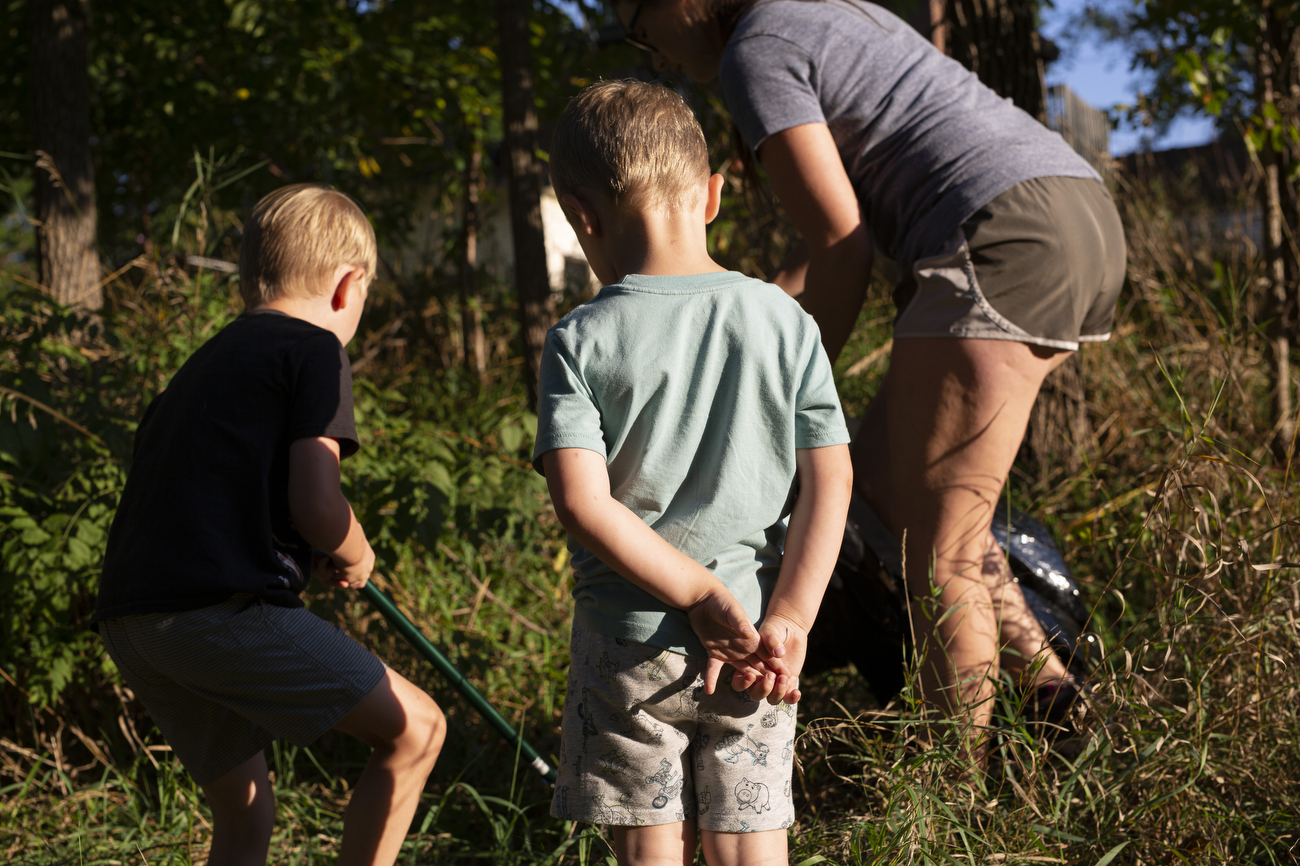 Volunteers from the People of the Parks clean up MLK Equality trail ...