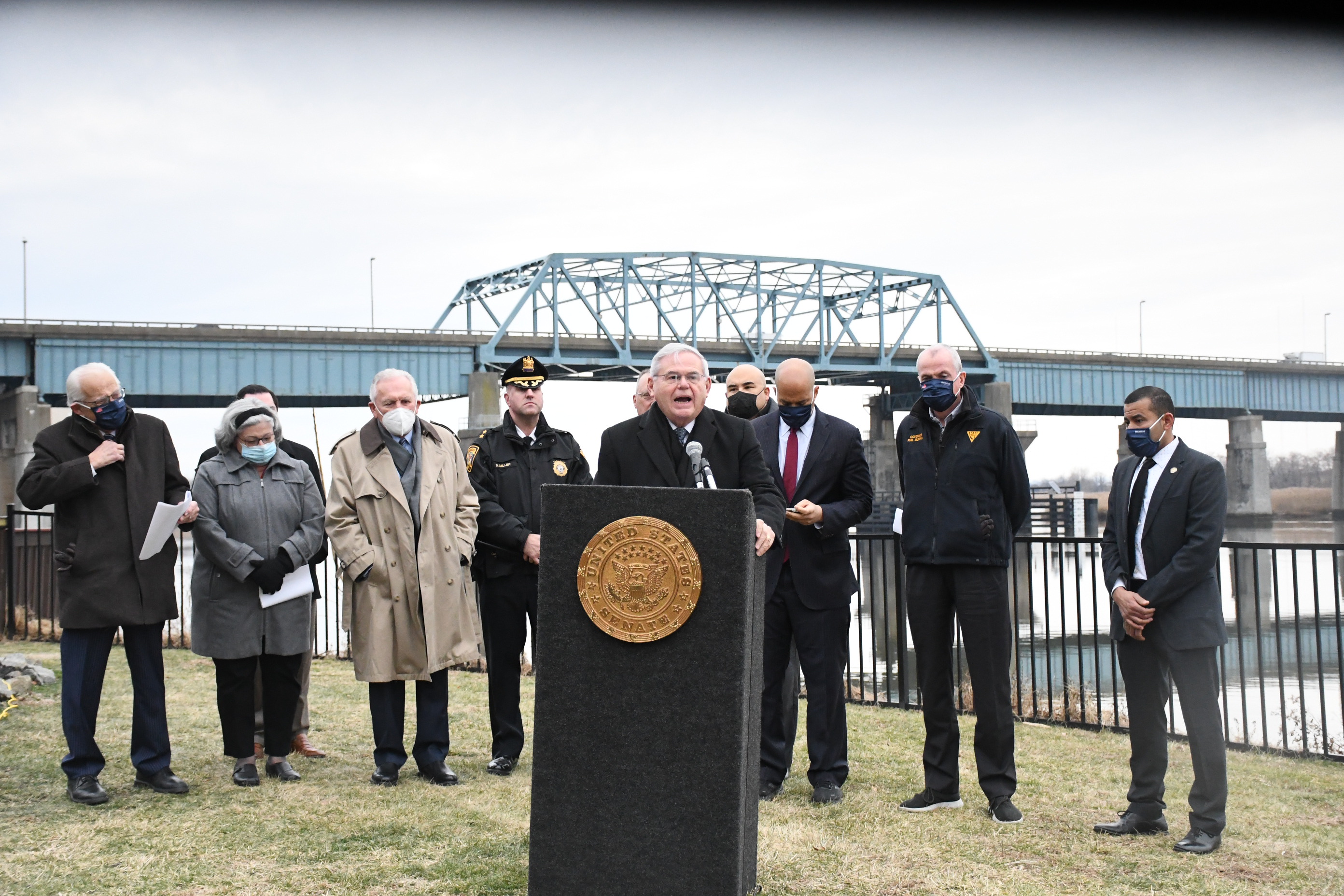 Federal, state and local official announce project to rebuild Route 3 ...