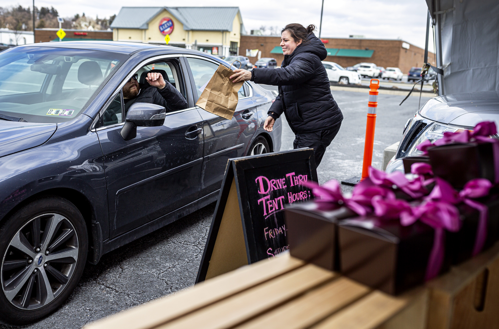 Valentine’s Day drive-thru at Macris Chocolates in Lemoyne - pennlive.com
