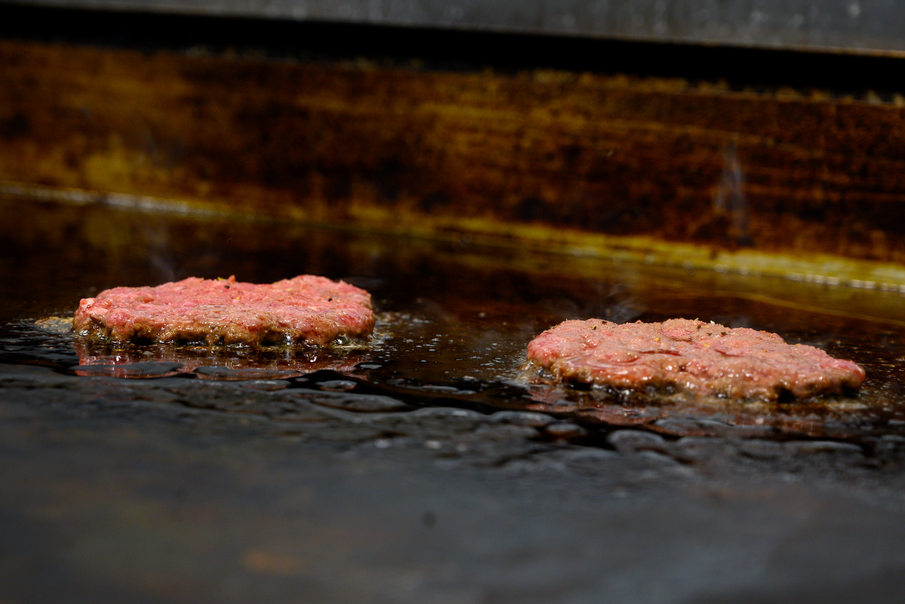 Moe's Neighborhood Bar opens delivery-only ahead of space on North ...