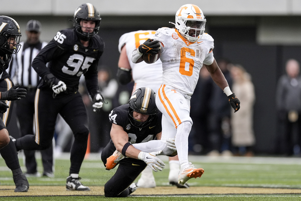 Cleveland Browns select RB Dylan Sampson as their pick in the 4th round ...