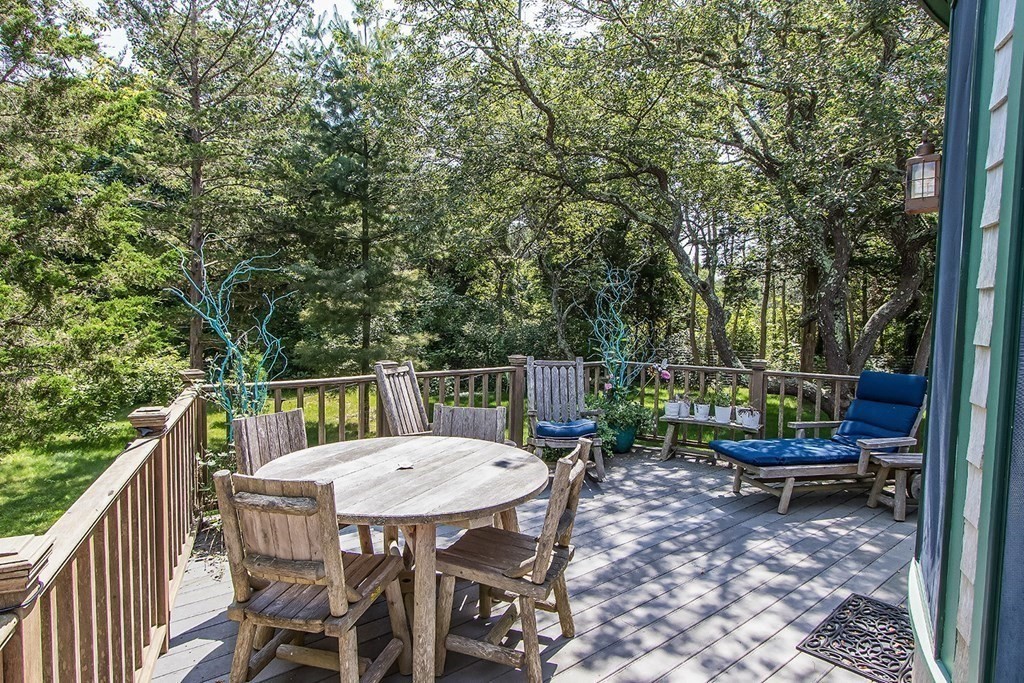 House of the Week: Mermaid Cottage on Cape Cod listed for $1.4 million ...