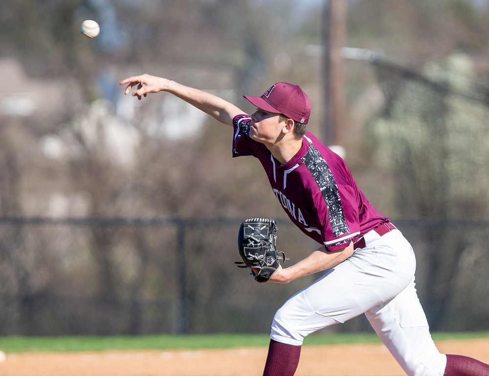 Central Dauphin defeats Altoona 5-4 in high school baseball - pennlive.com