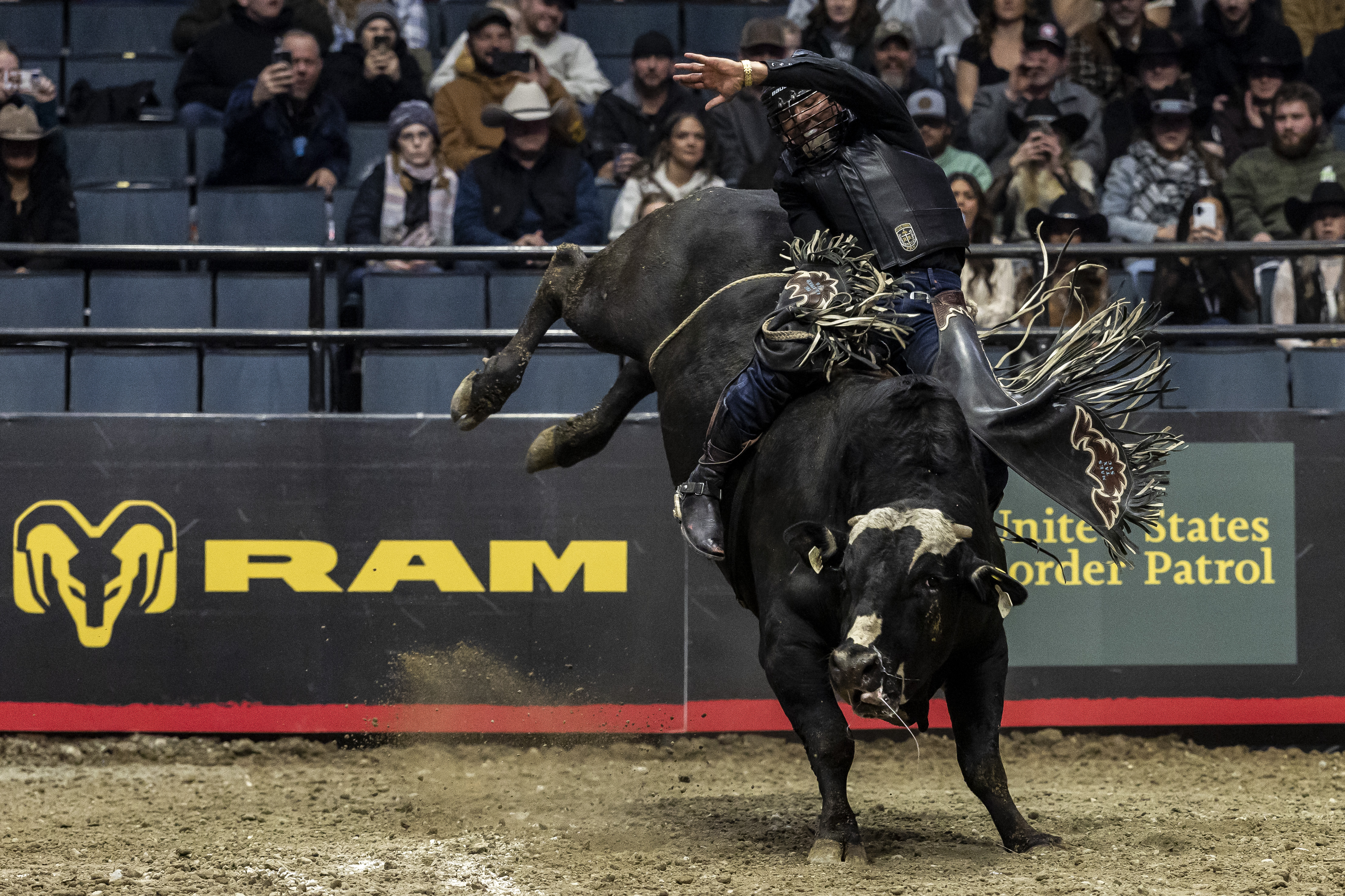 World’s best bull riders compete in Grand Rapids - mlive.com
