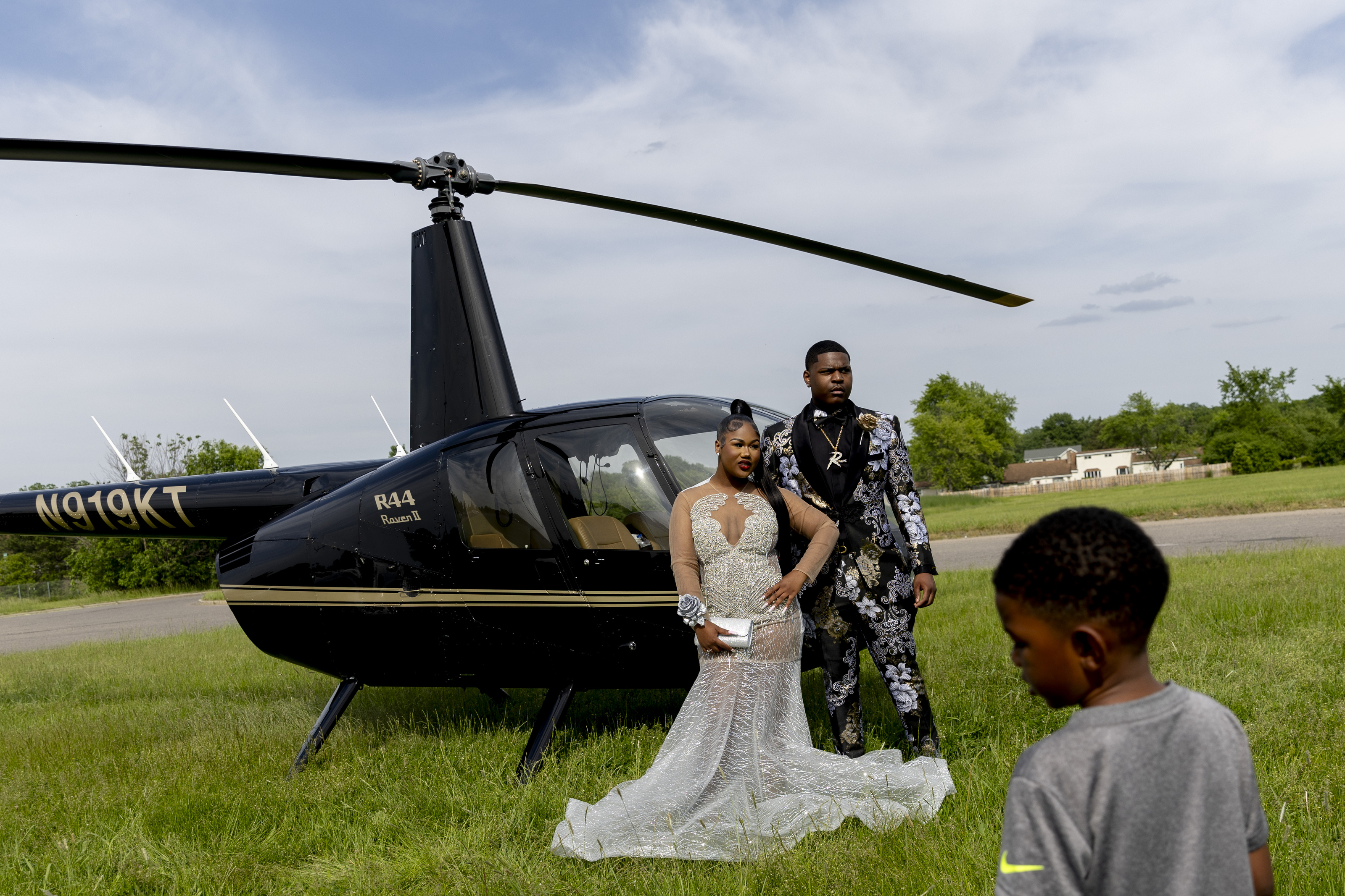 It’s a bird, it’s a plane! No, it just may be the best prom entrance in ...