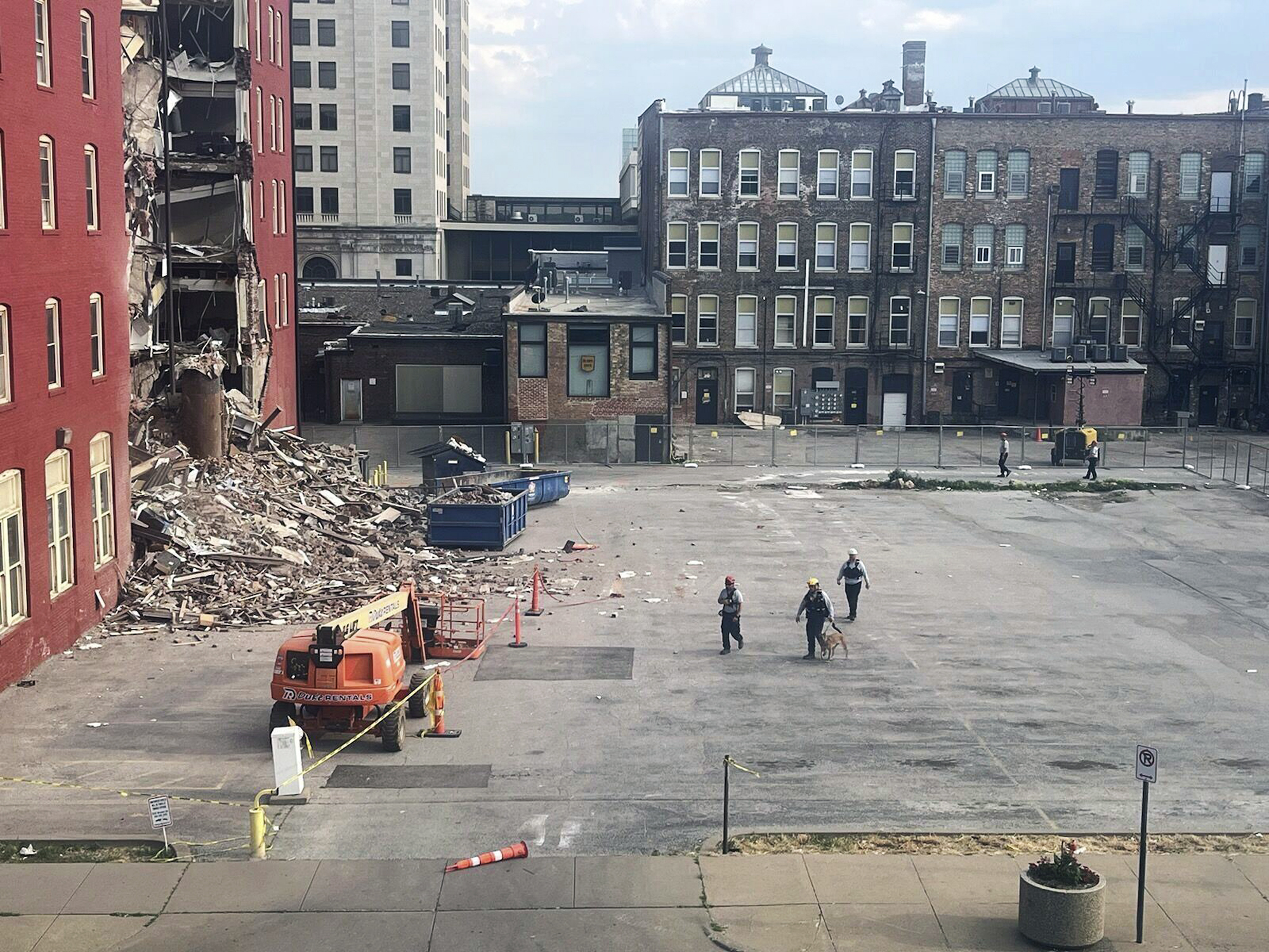 Apartment building collapse in Davenport, Iowa - pennlive.com