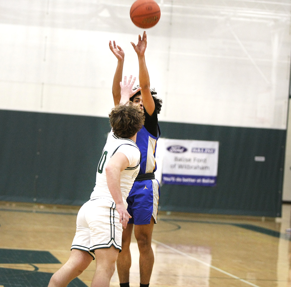 Chicopee Comp vs Minnechaug boys Basketball 1/14/25 - masslive.com