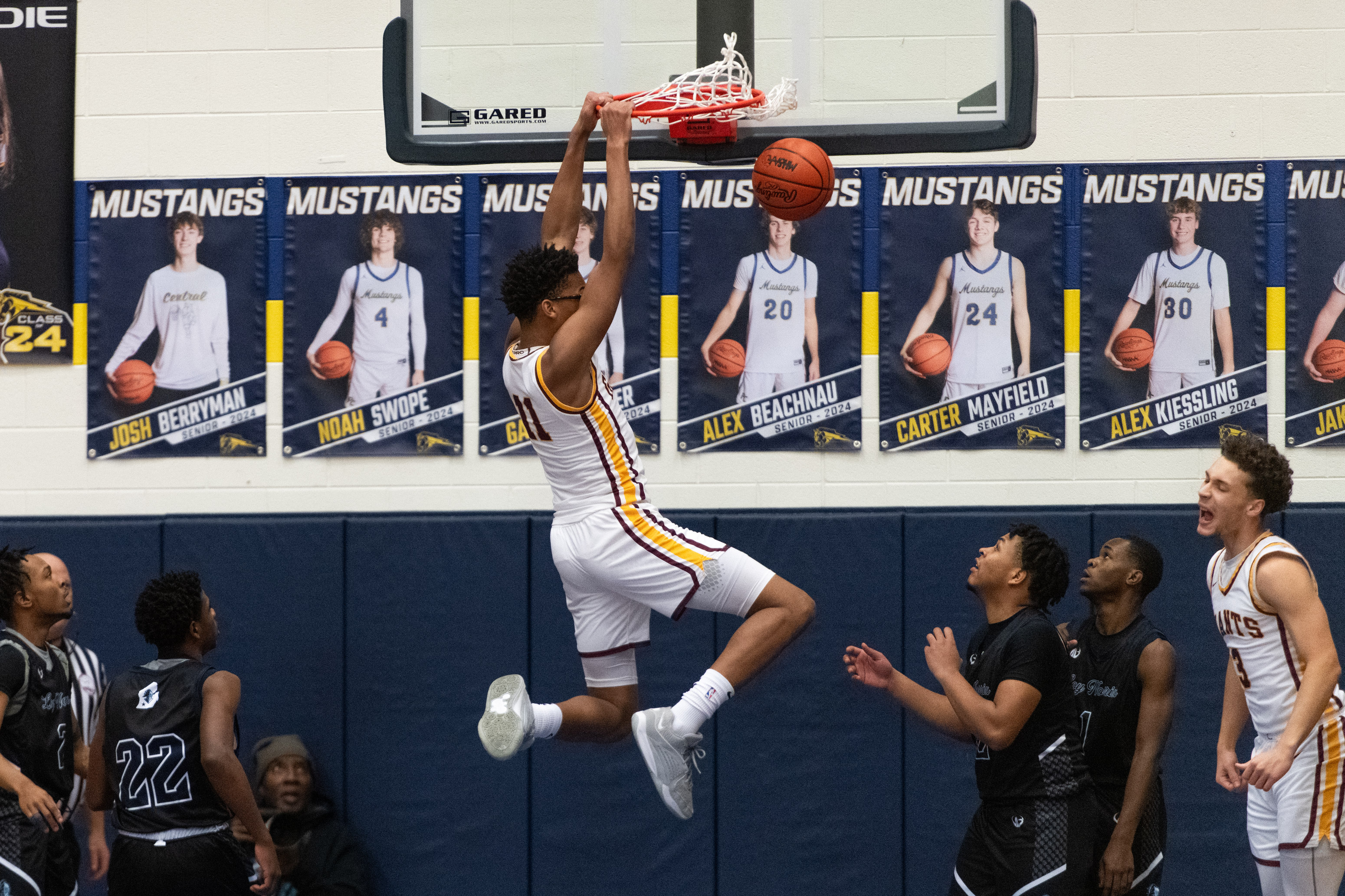 Kalamazoo Central, Loy Norrix feud in D1 district semifinal - mlive.com