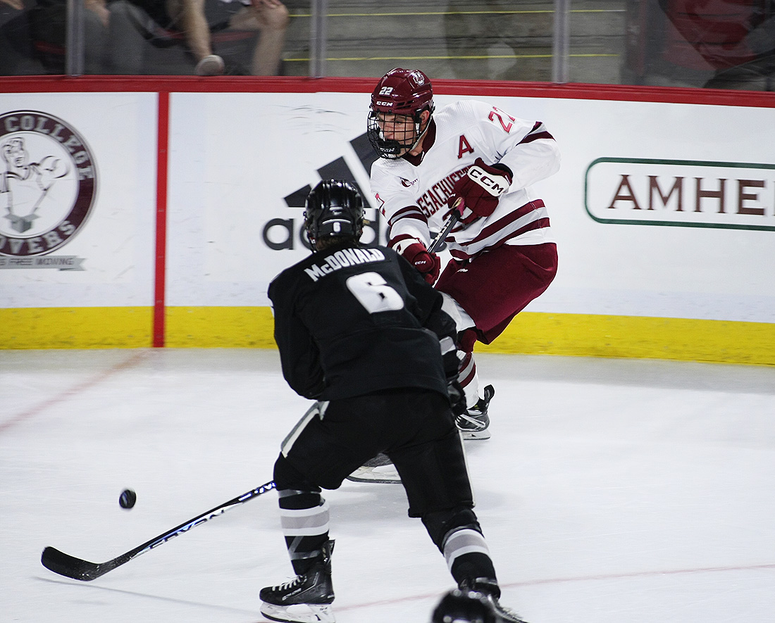 UMass Hockey vs Providence 11/5/22 - masslive.com