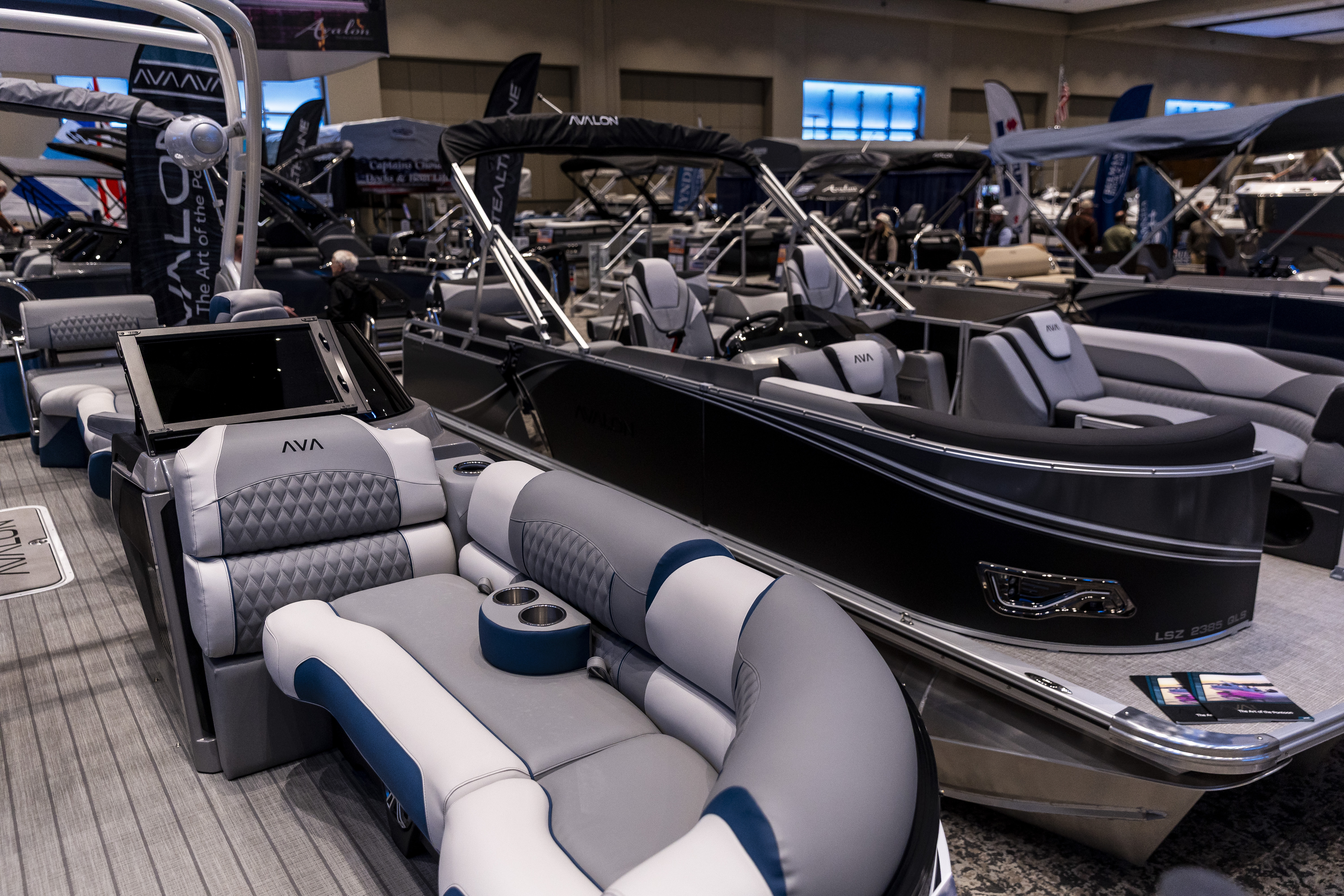 $1.8M luxury yacht earns ‘Queen of the Show’ at 2026 Grand Rapids Boat ...