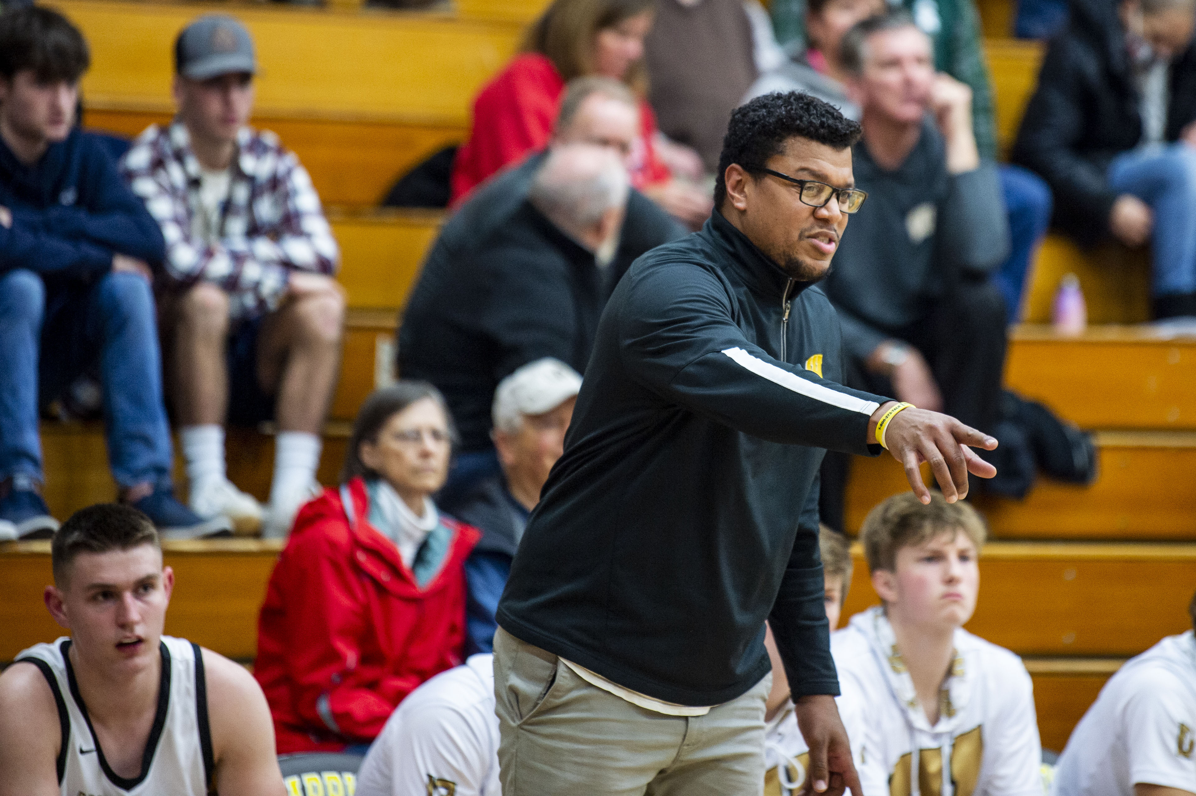 Bay City Western boys basketball hosts rival Bay City Central - mlive.com
