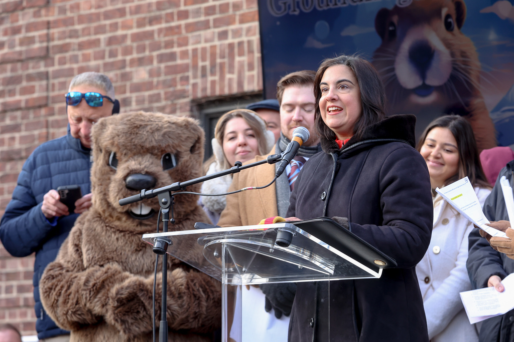 Groundhog Day 2025: Staten Island Chuck makes his prediction - silive.com