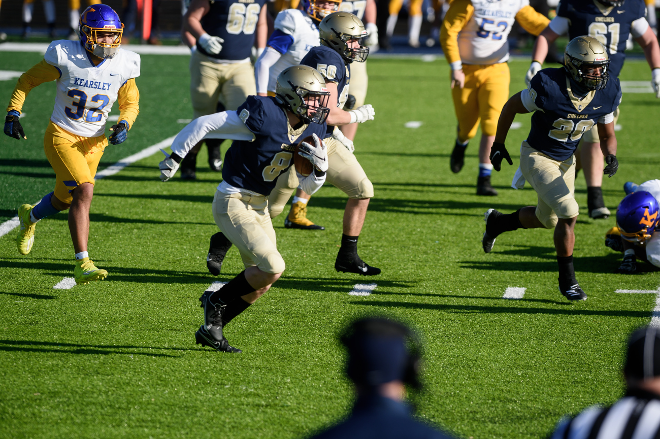 Chelsea vs. Flint Kearsley regional final football - mlive.com