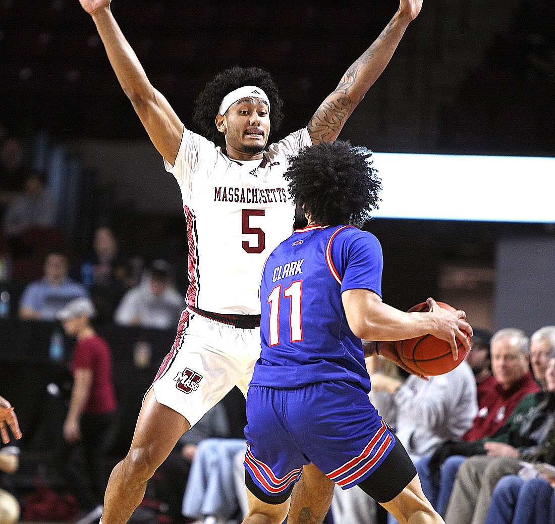 UMass Men's Basketball vs UMass Lowell 12/7/24 - masslive.com