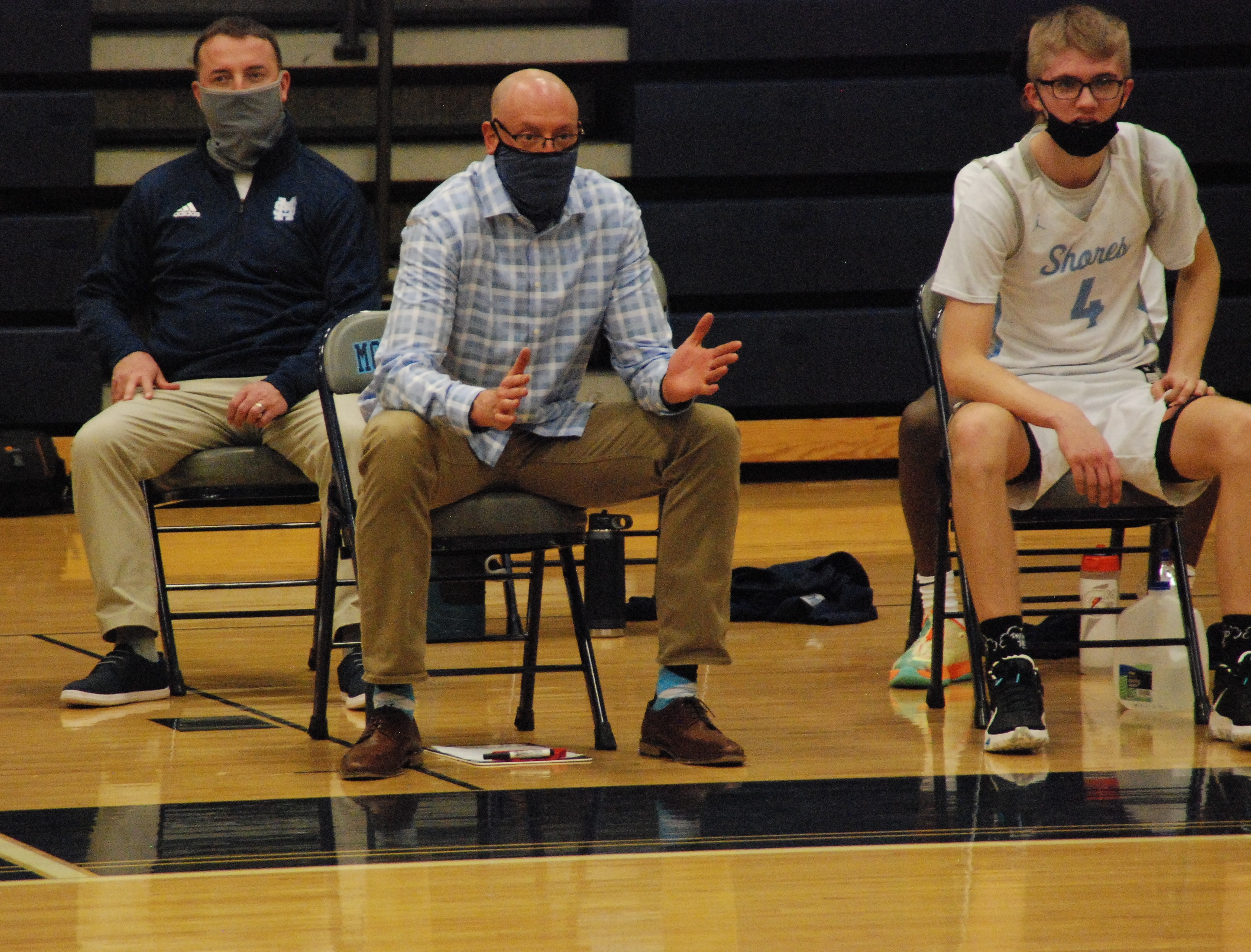Brad Kurth guides Mona Shores' boys basketball team to 64-41 victory ...