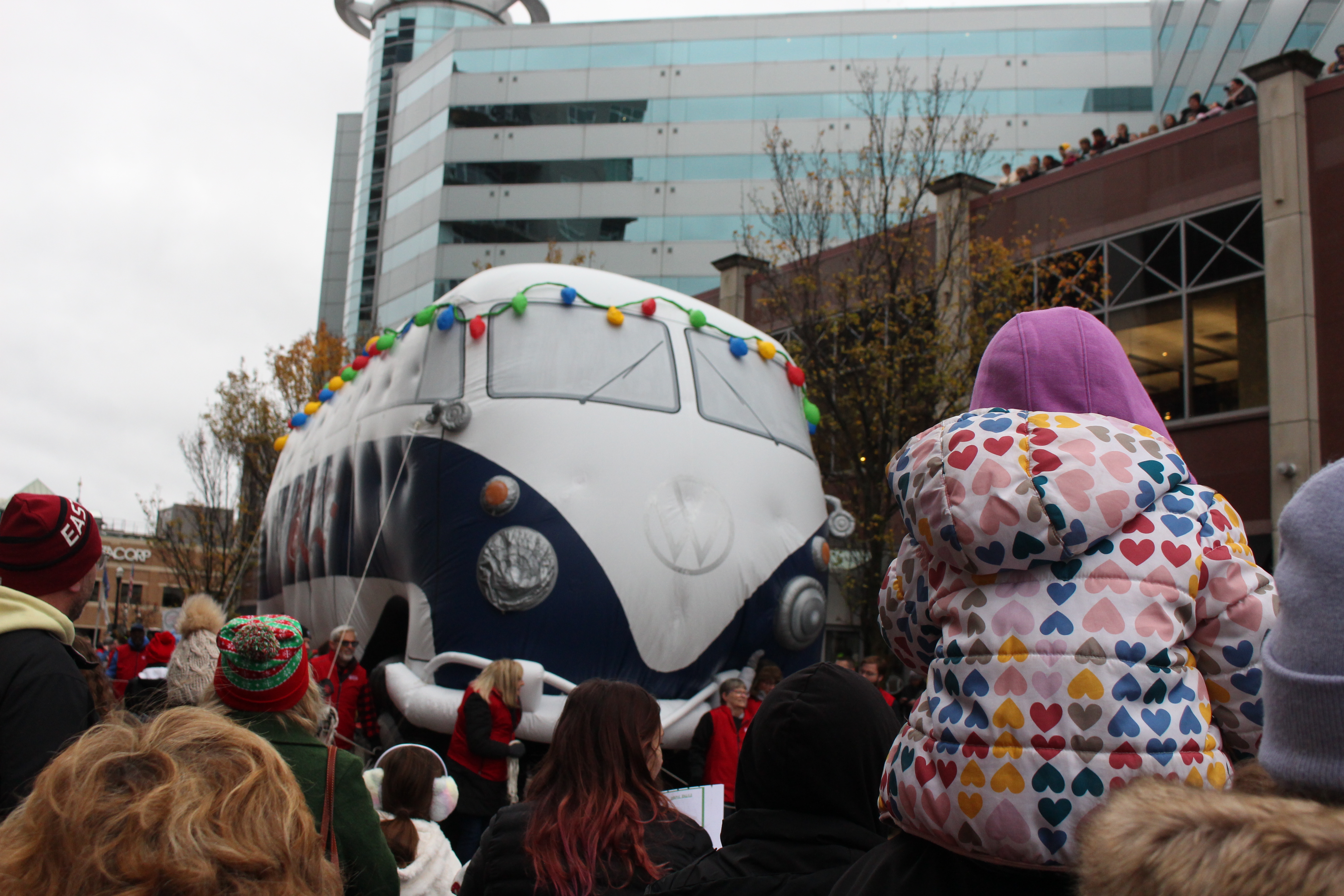 Photos from Kalamazoo's 2024 holiday parade - mlive.com