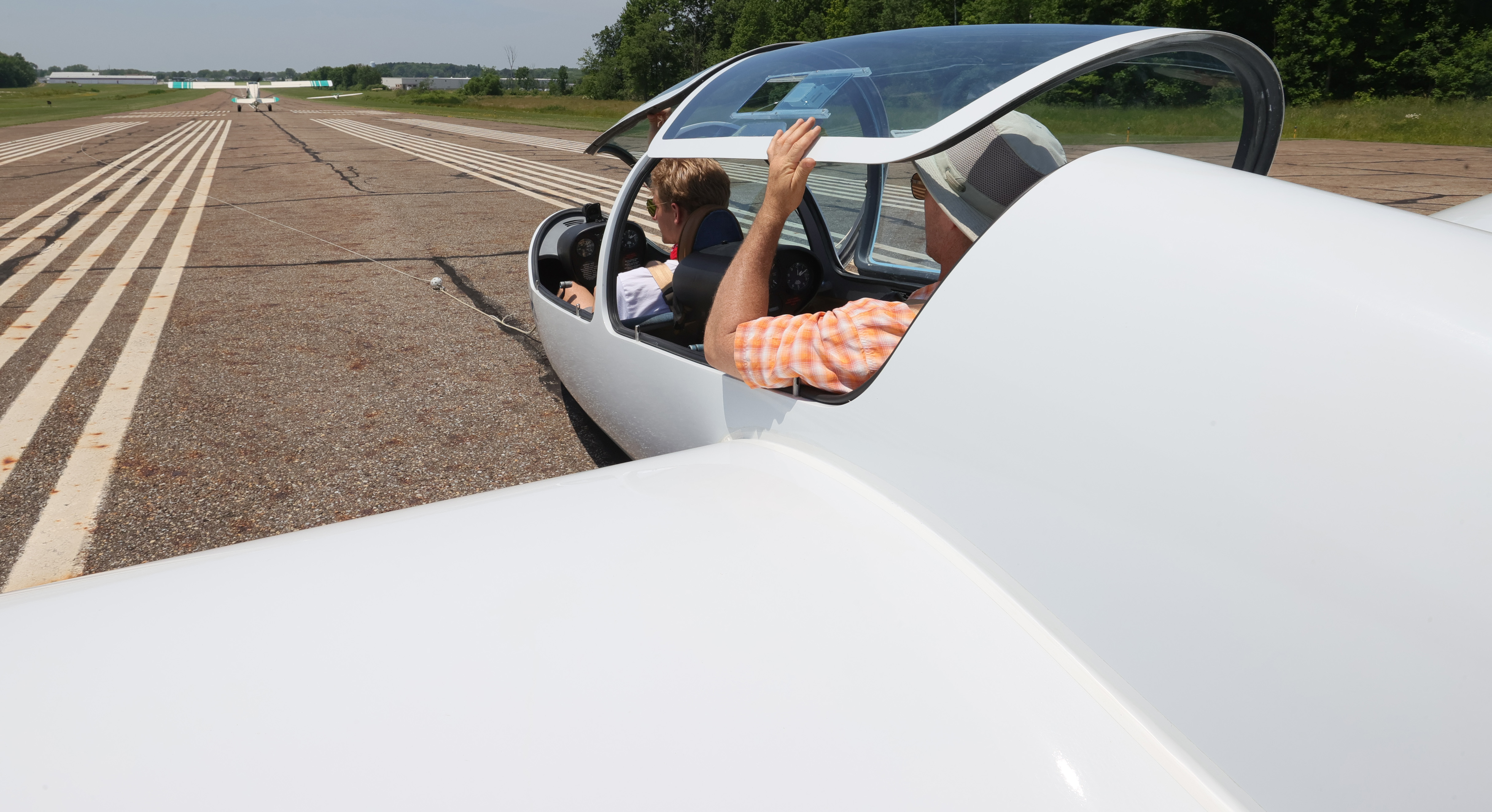 Flying gliders at the Geauga County Airport, June 22, 2022 - cleveland.com